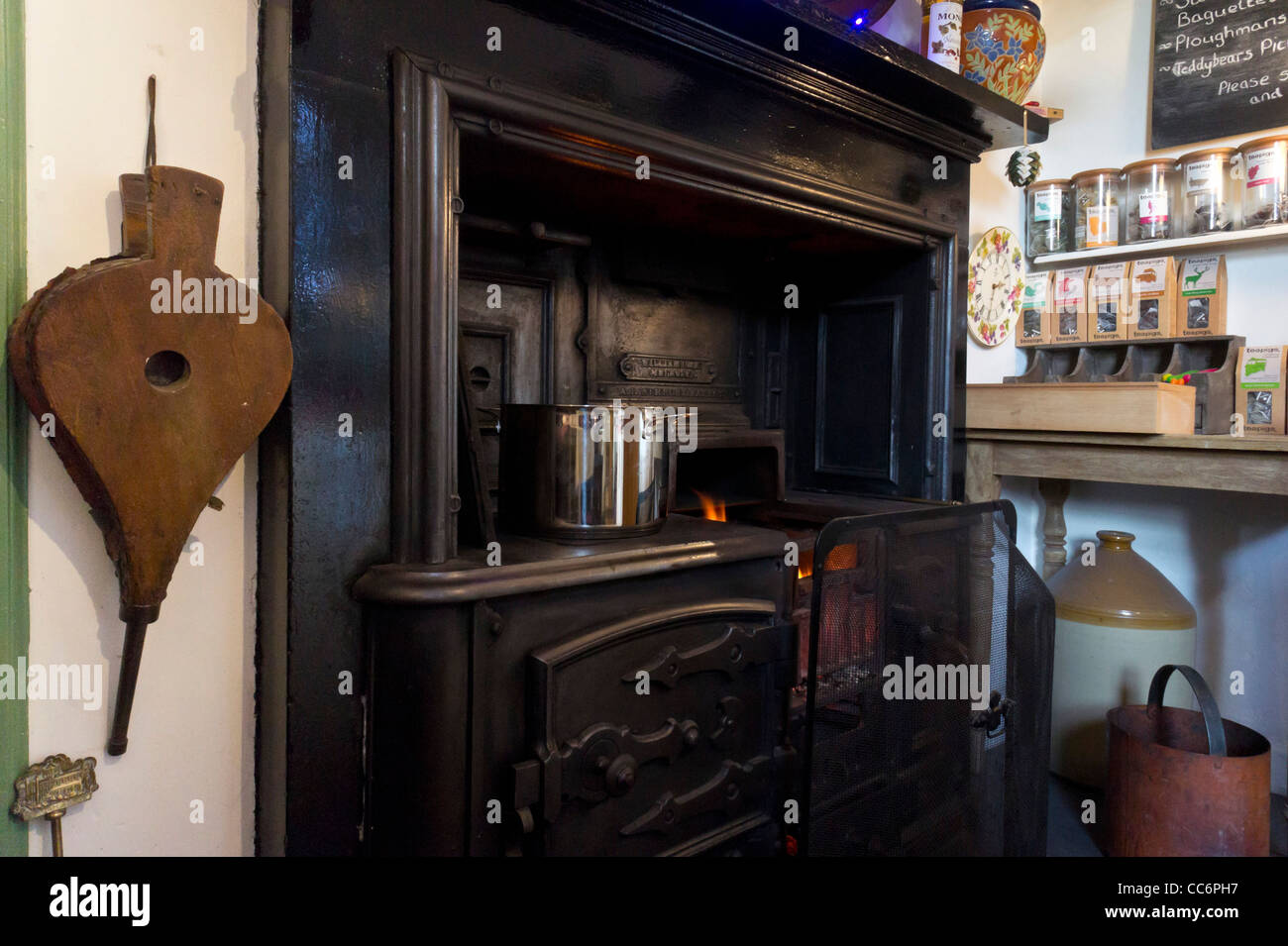 Coal range hi-res stock photography and images - Alamy