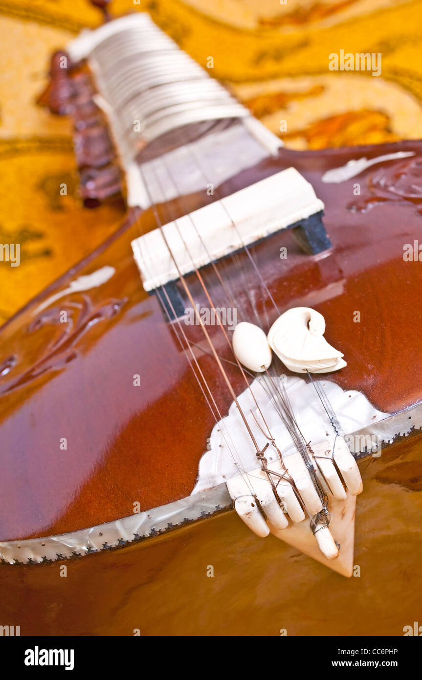 Indian string sitar hi-res stock photography and images - Alamy