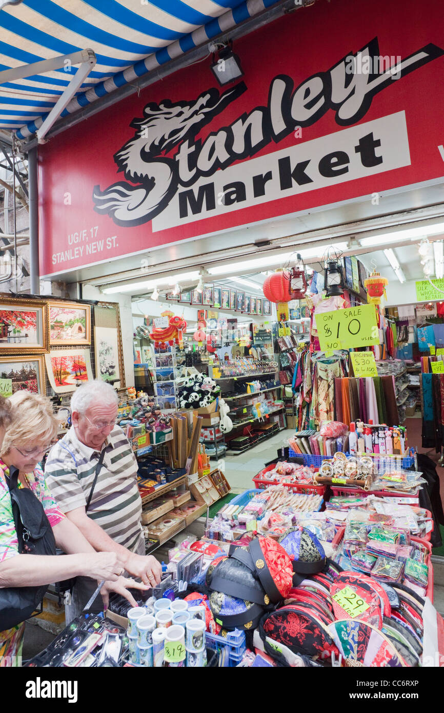 China, Hong Kong, Stanley Market, Tourists Shopping Stock Photo - Alamy