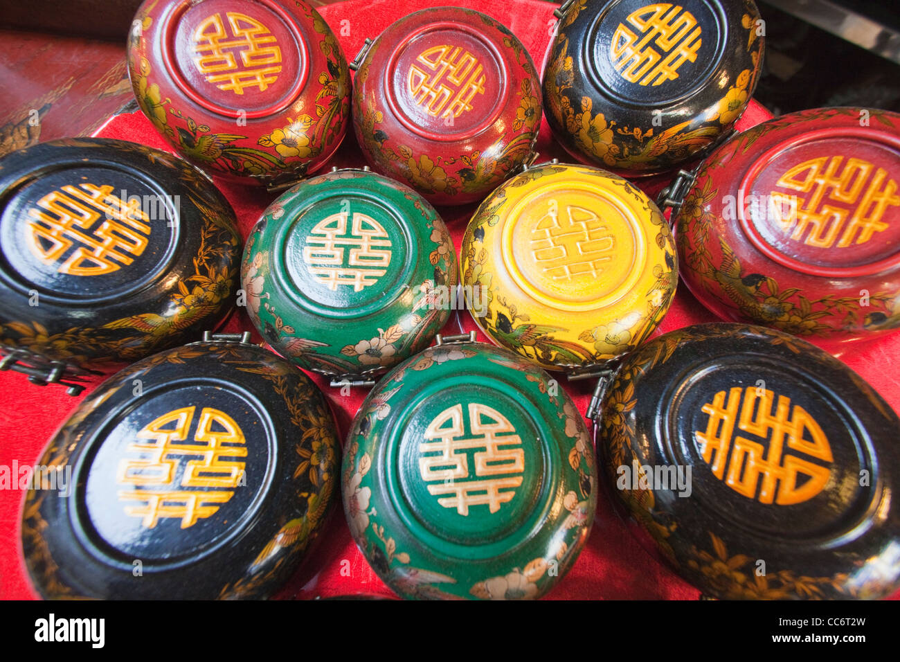 Chinese lacquerware hi-res stock photography and images - Alamy