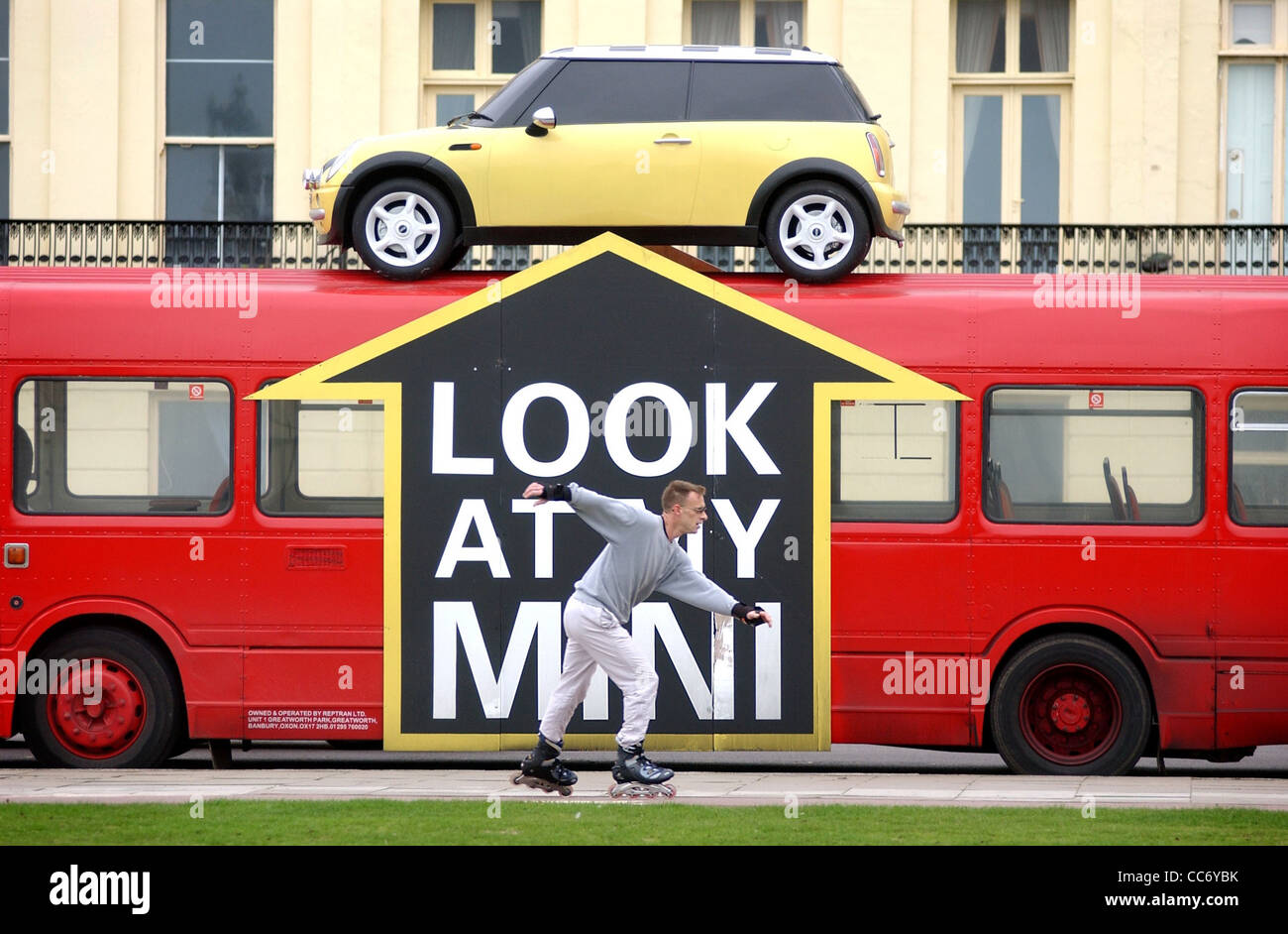 Mini Bus Uk Stock Photos & Mini Bus Uk Stock Images - Alamy