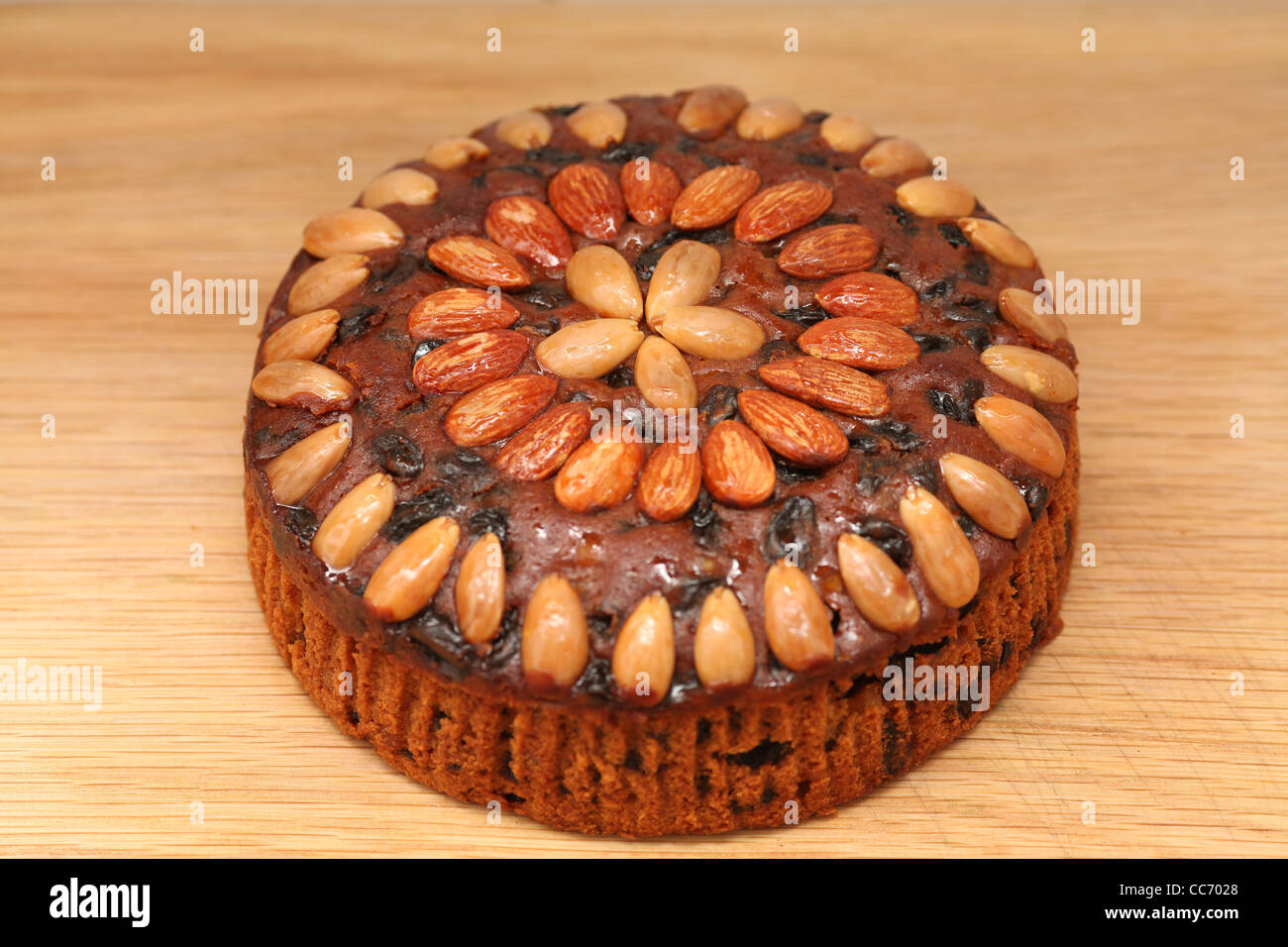 Dundee cake hi-res stock photography and images - Alamy