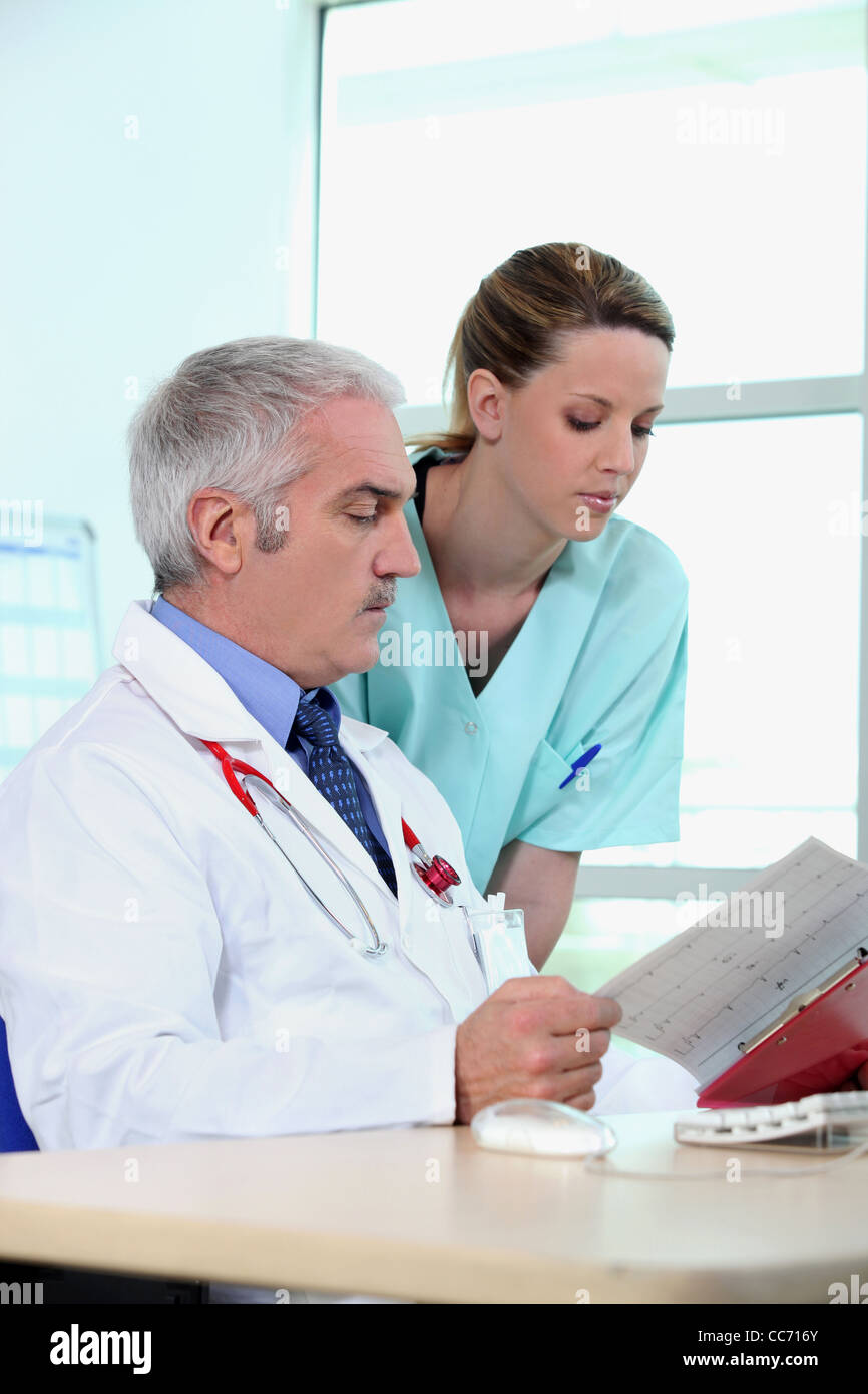 doctor and nurse Stock Photo - Alamy