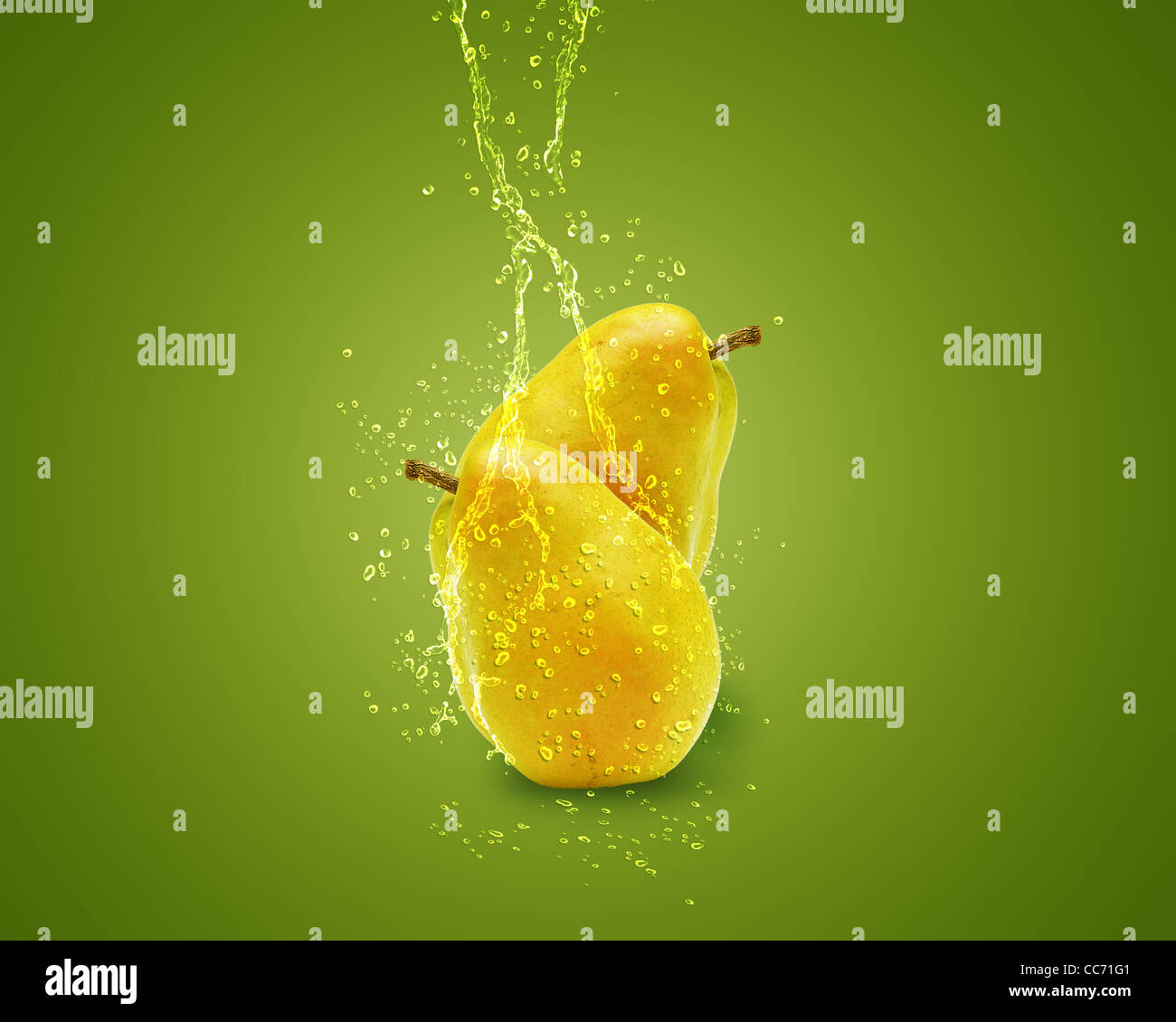 Fresh Pear with water splashes on green background Stock Photo - Alamy