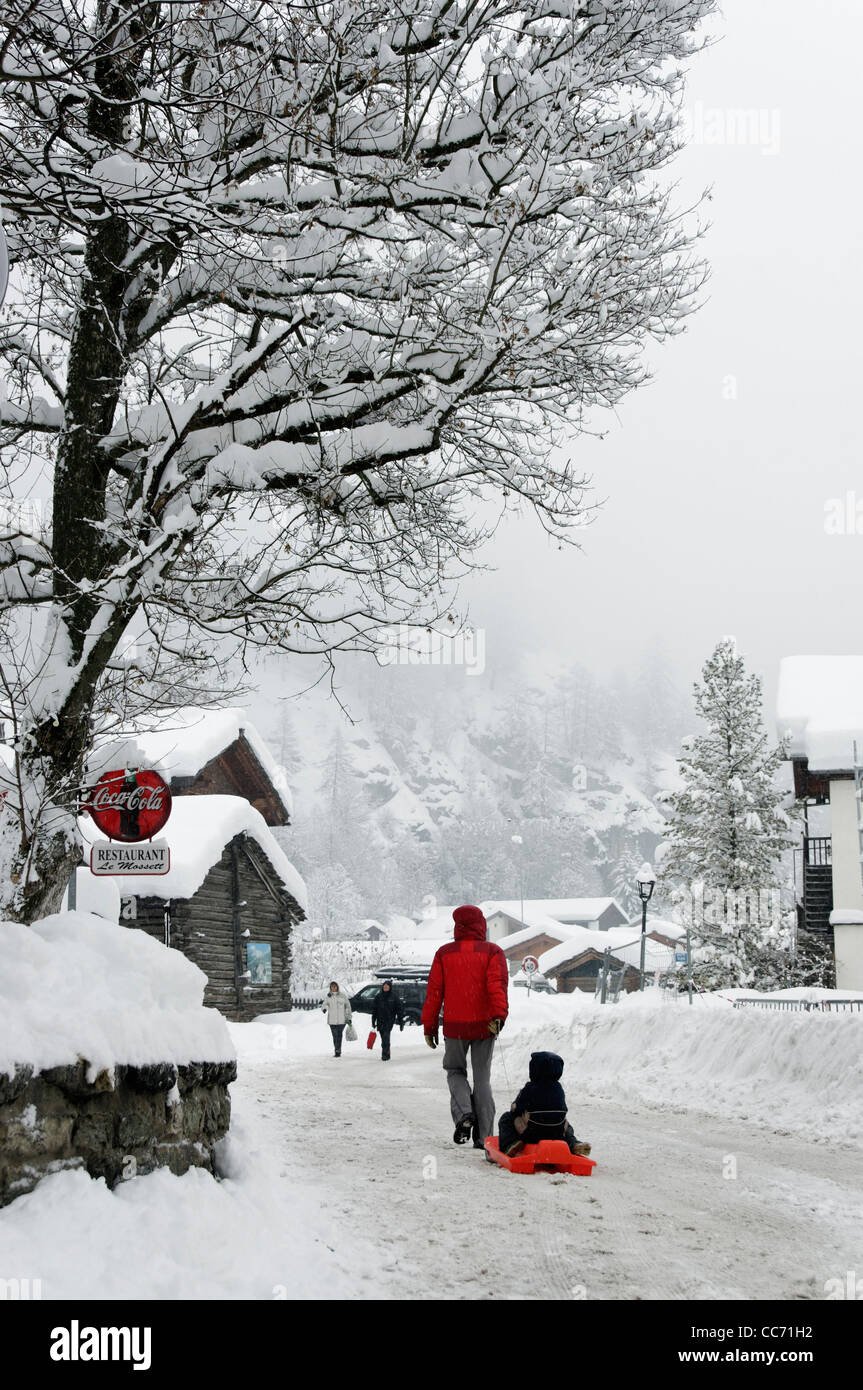 Dragging Along High Resolution Stock Photography and Images - Alamy