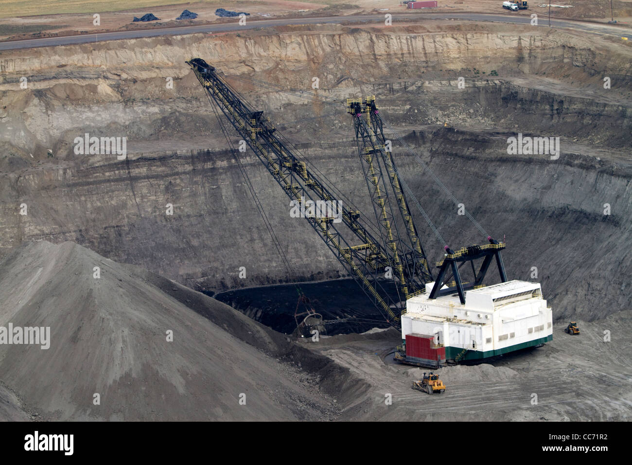 Dragline excavator hi-res stock photography and images - Alamy