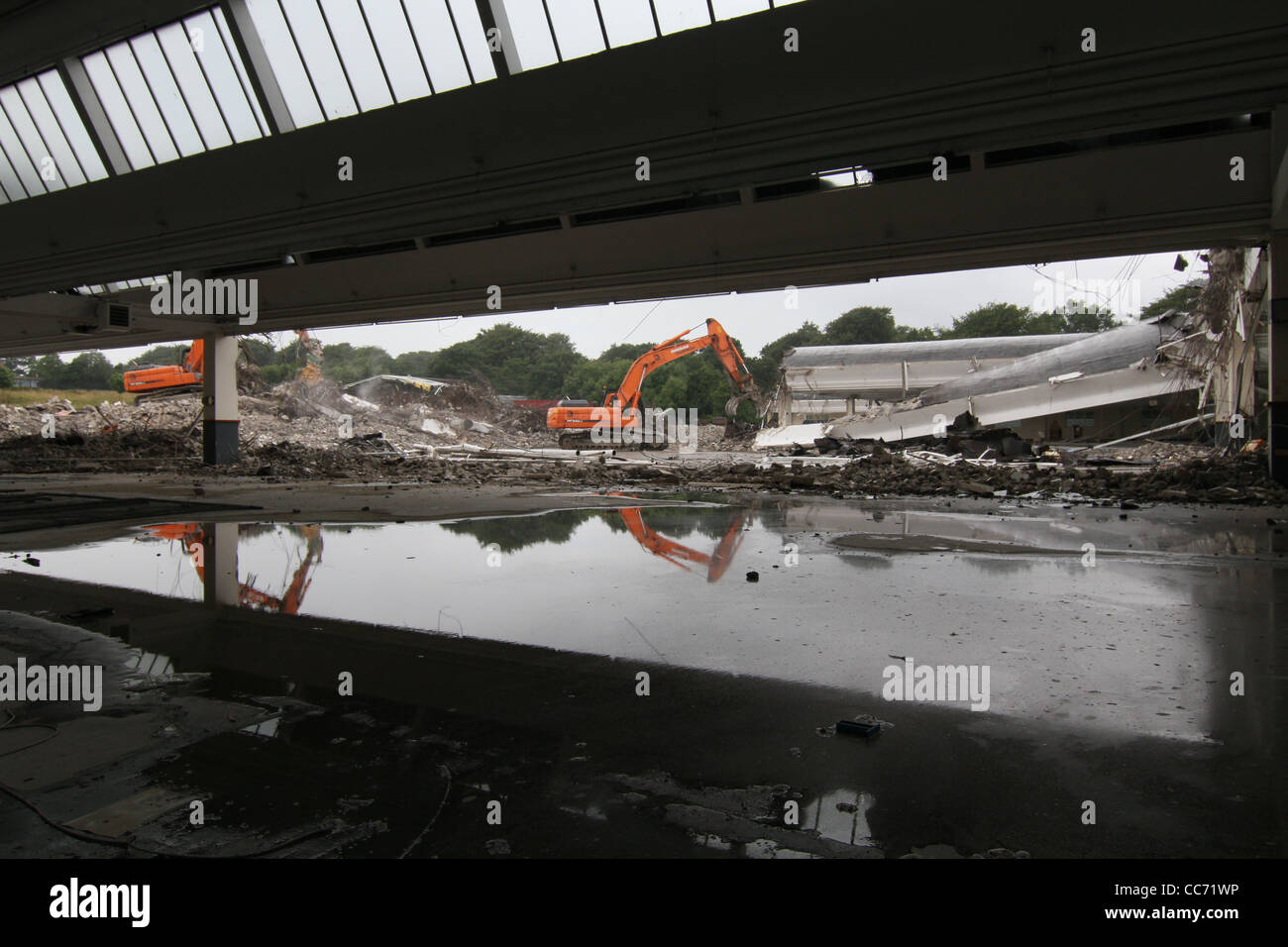 Large scale industrial demolition Stock Photo - Alamy