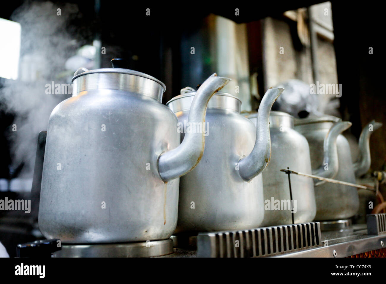 Istanbul, Turkey. Old local hookah bar Stock Photo - Alamy