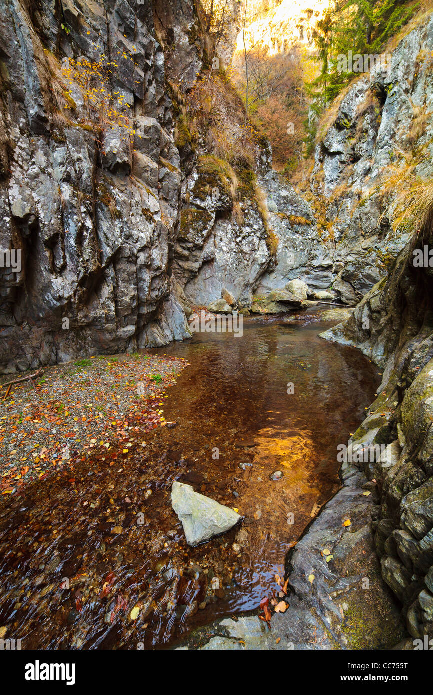 Canyon vista through rocky hi-res stock photography and images - Alamy