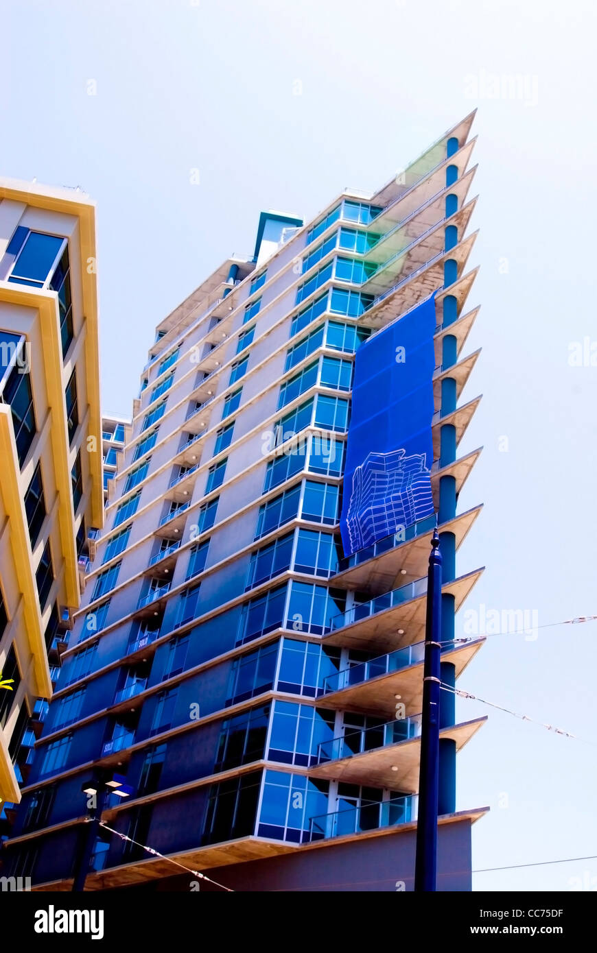 A contemporary high-rise in San Diego Stock Photo - Alamy