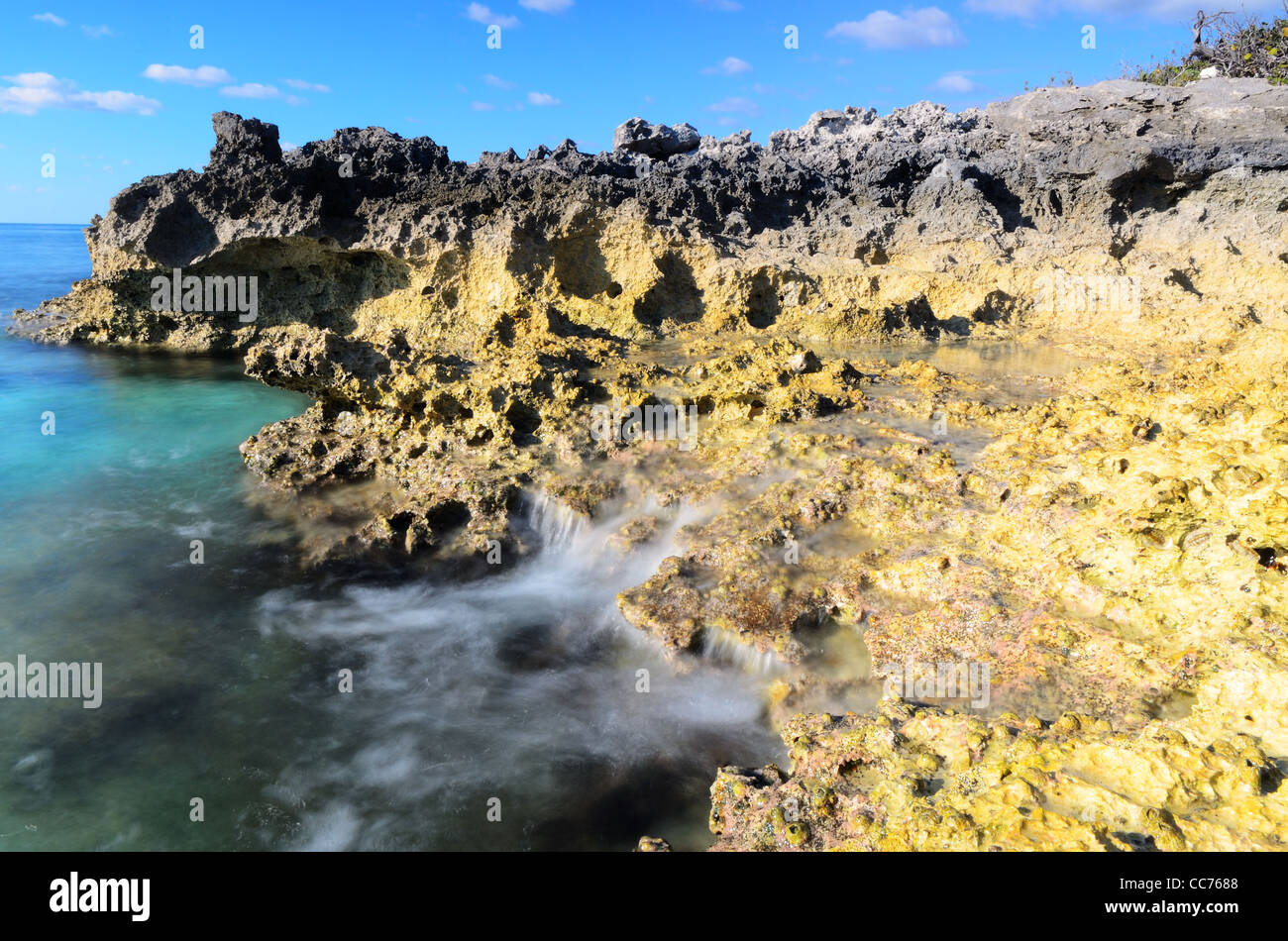 Craggy rocks hi-res stock photography and images - Alamy