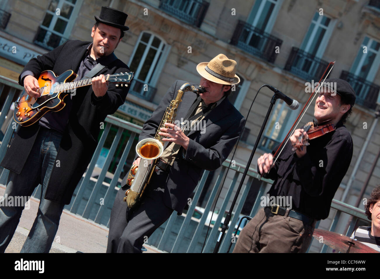 France, Paris, A jazz band playing on the Ile st, Louis (St, Louis ...