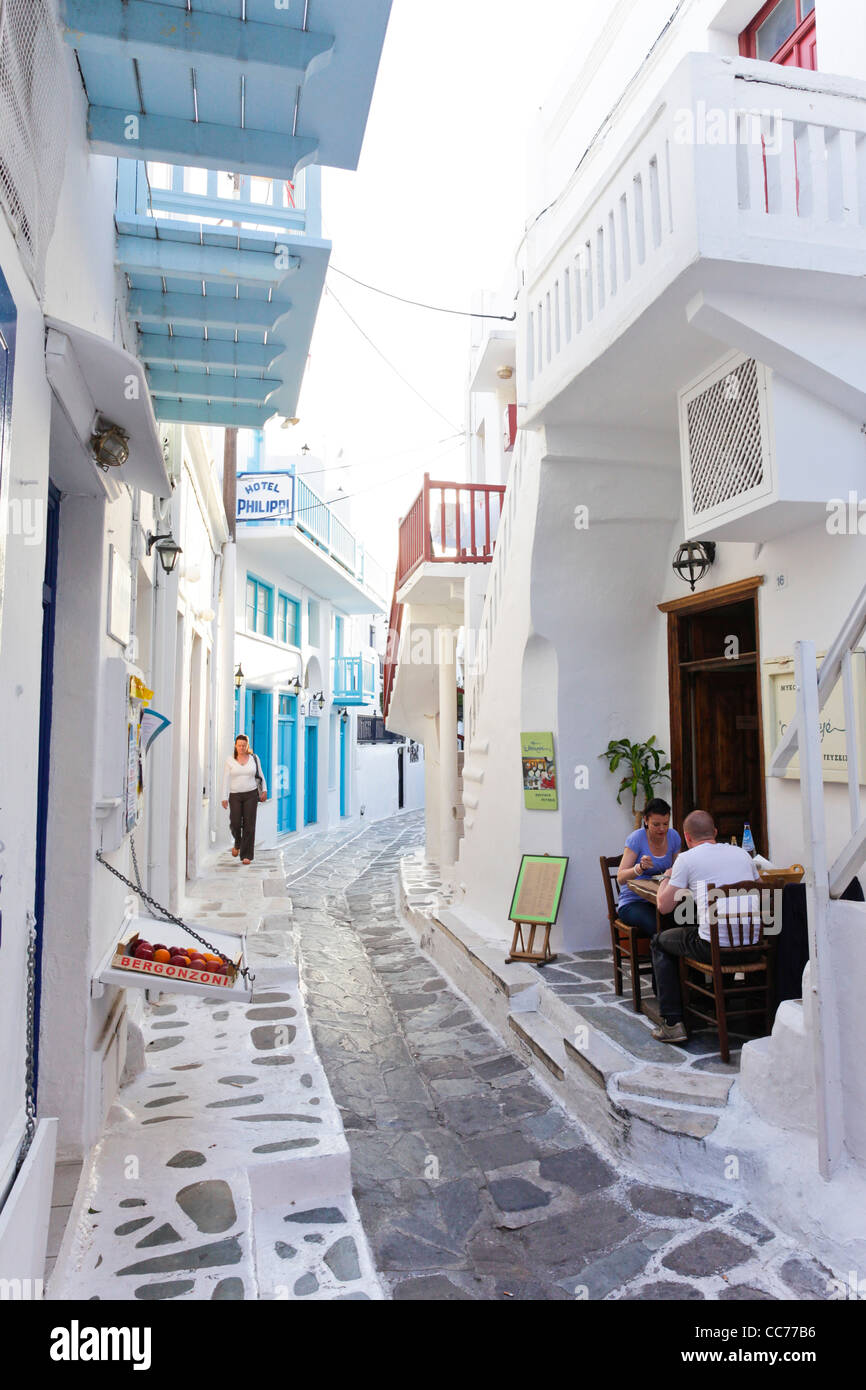 Greece street hi-res stock photography and images - Alamy