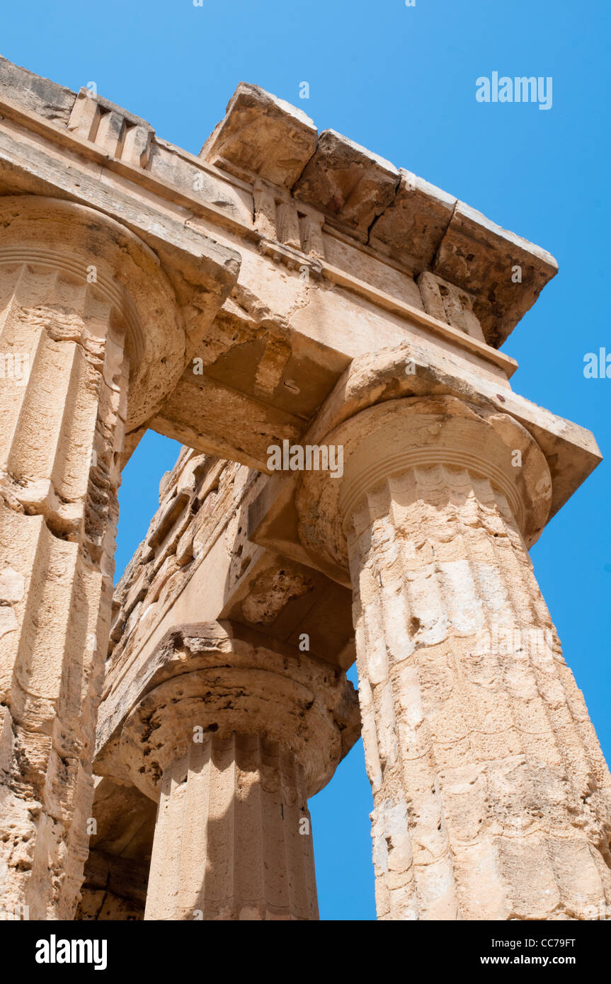 Selinunte - Selinus E Temple dedicated to Hera - Detail Stock Photo - Alamy
