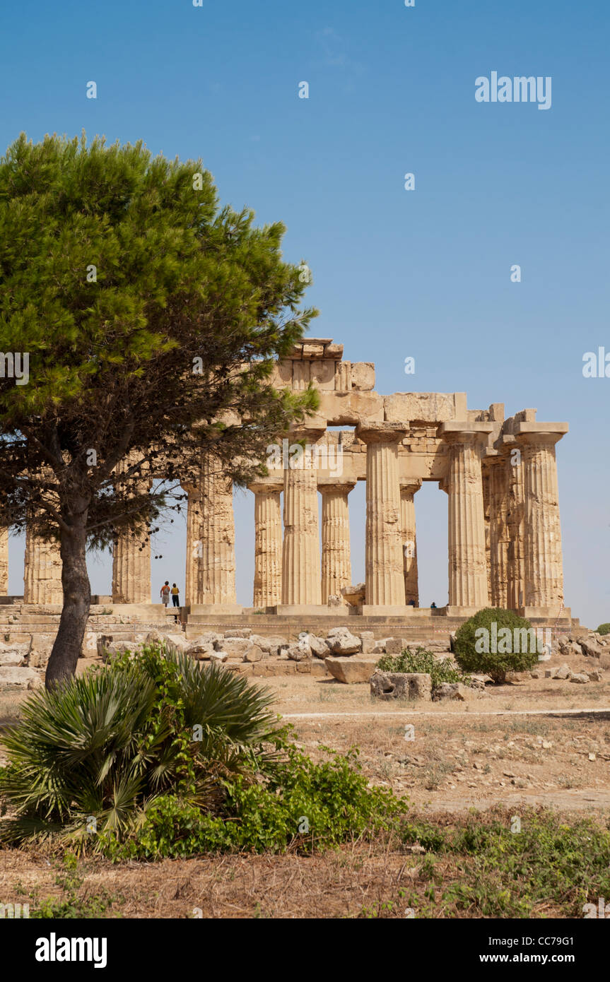 Selinunte - Selinus - E Temple dedicated to Hera Stock Photo - Alamy
