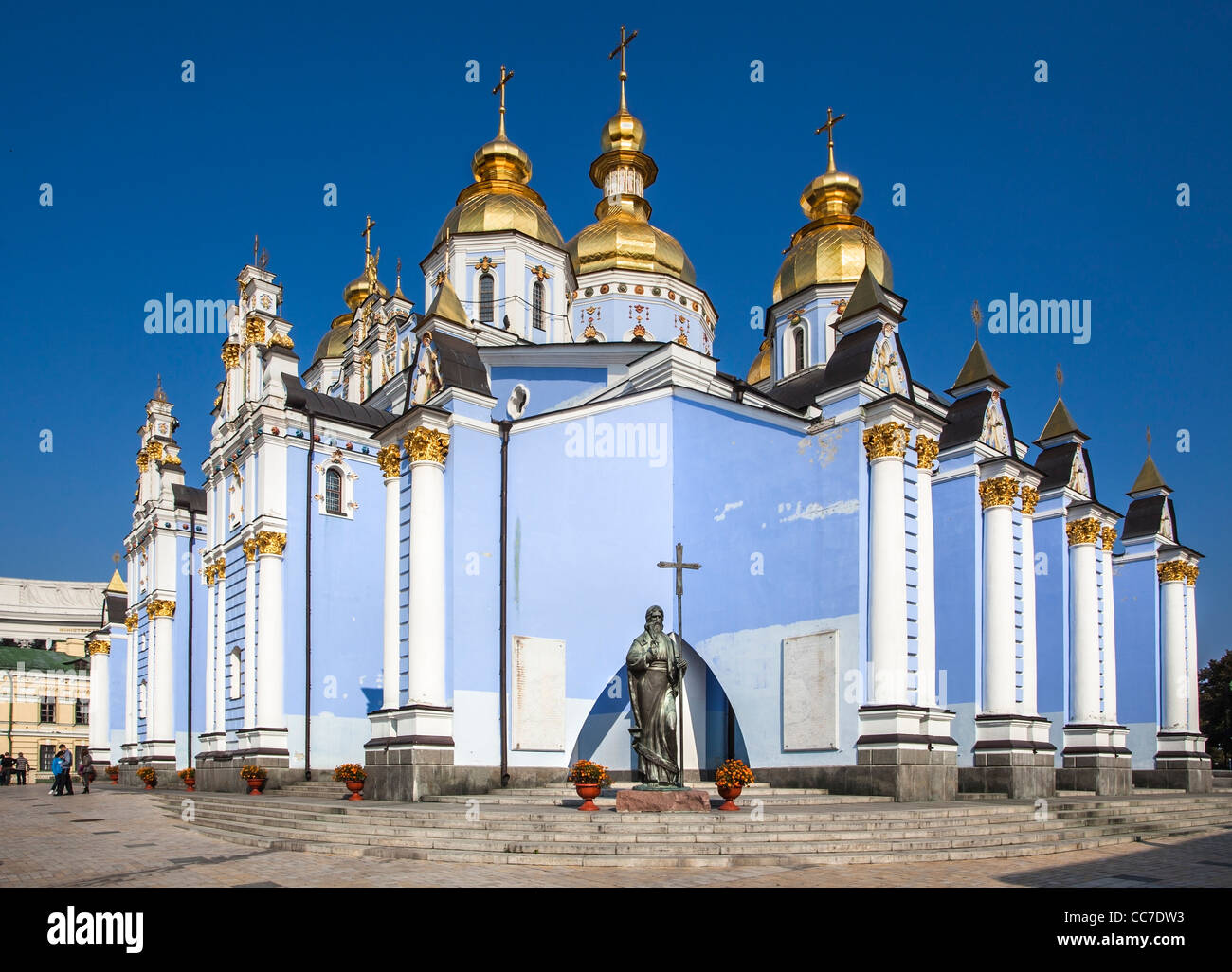 Jesus christ holding a cross hi-res stock photography and images - Alamy