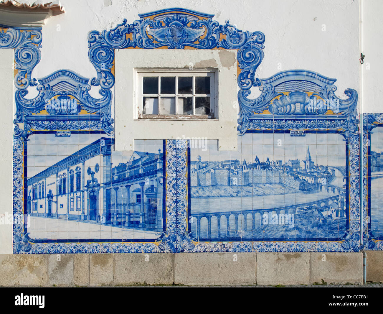 Azulejos tiles hi-res stock photography and images - Alamy