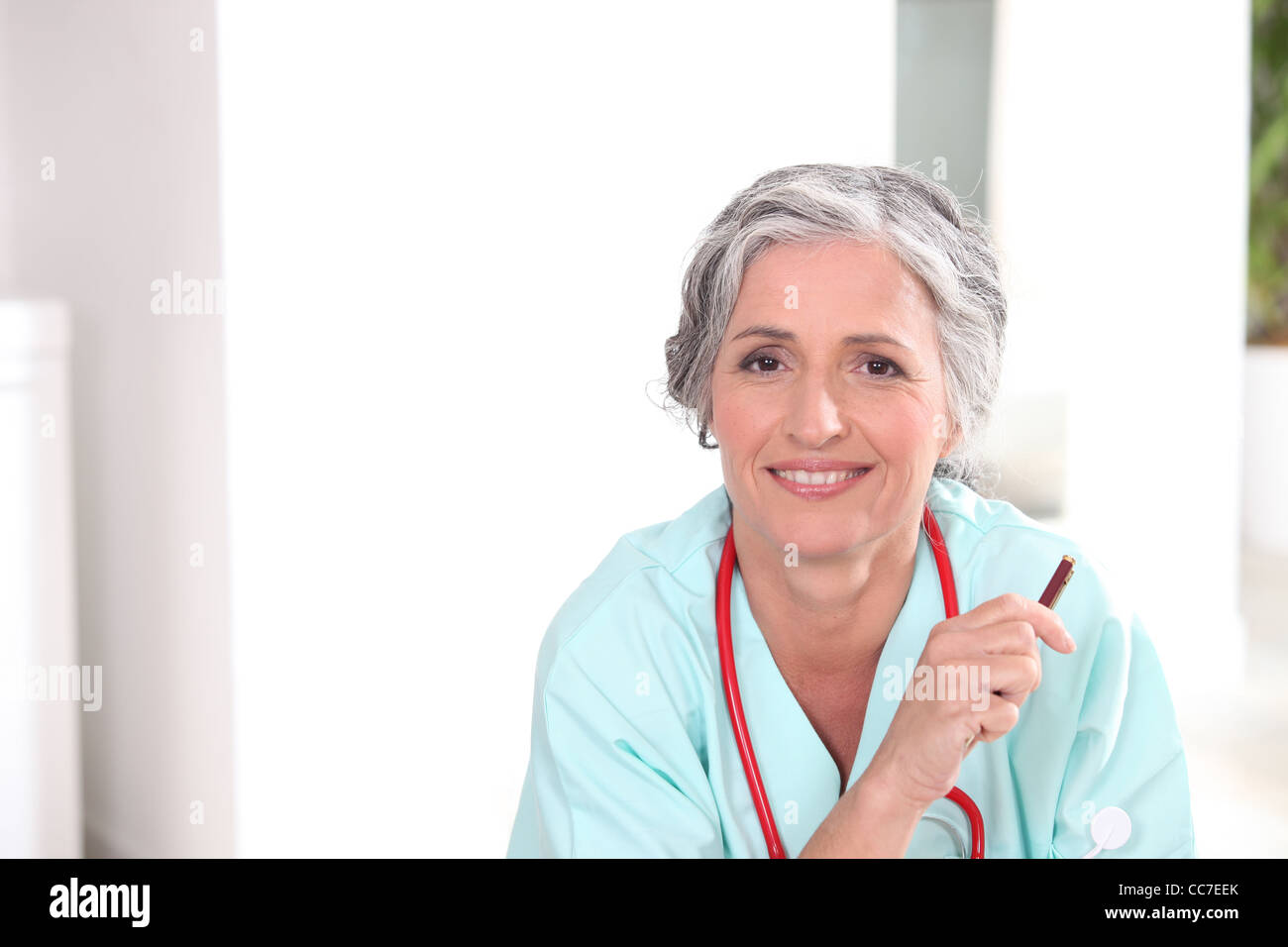Portrait senior doctor measuring hi-res stock photography and images ...