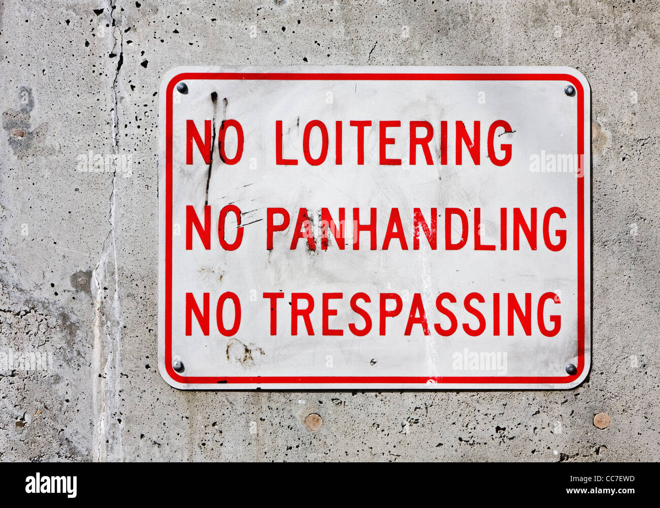 No loitering sign hi-res stock photography and images - Alamy
