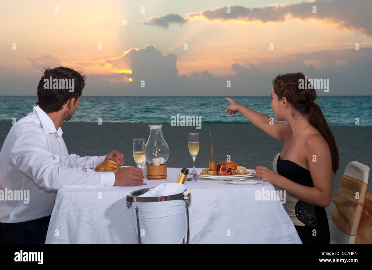 Couple Dining on Beach, Reef Playacar Resort and Spa, Playa del Carmen ...