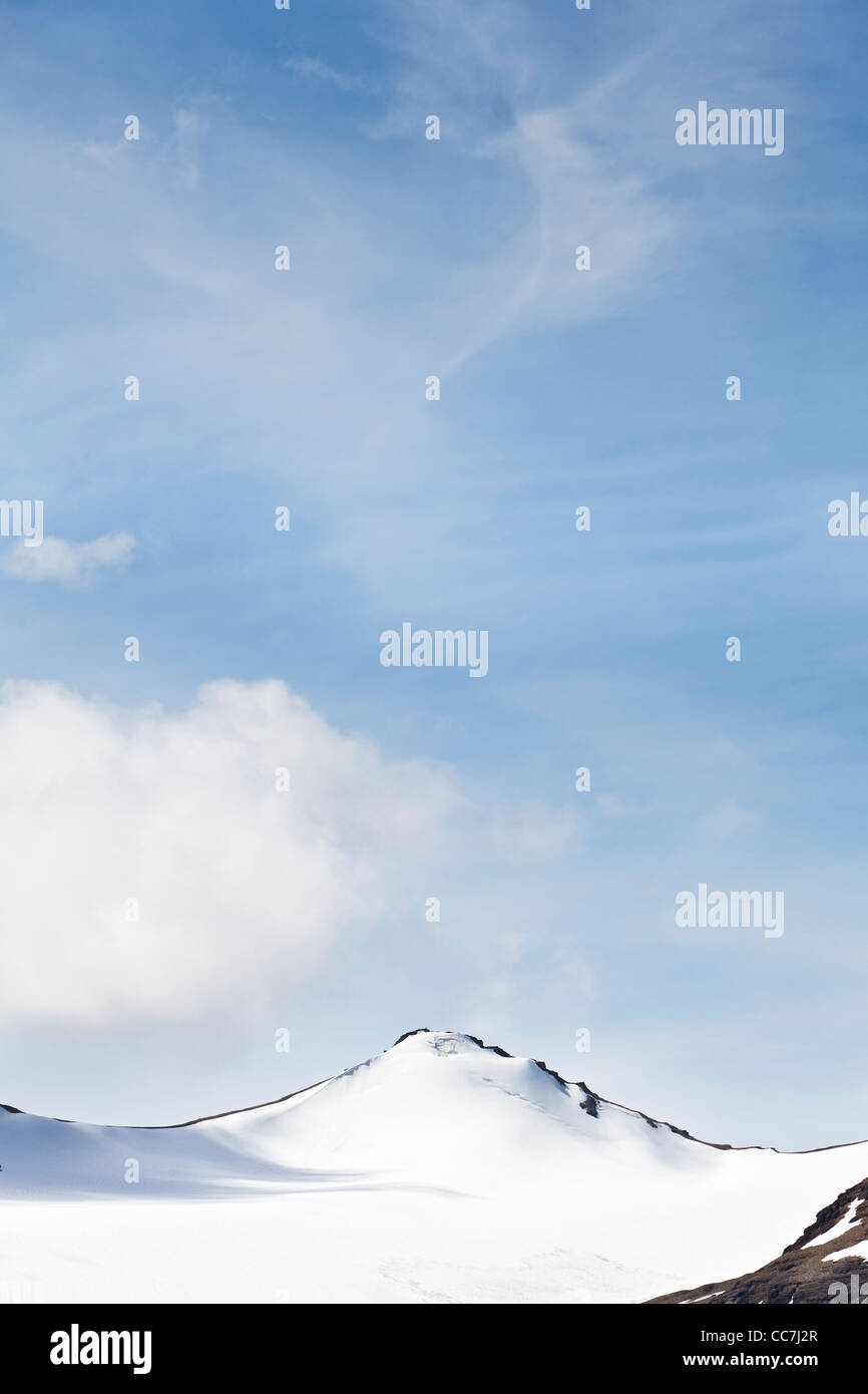 Blue sky with mountain hi-res stock photography and images - Alamy