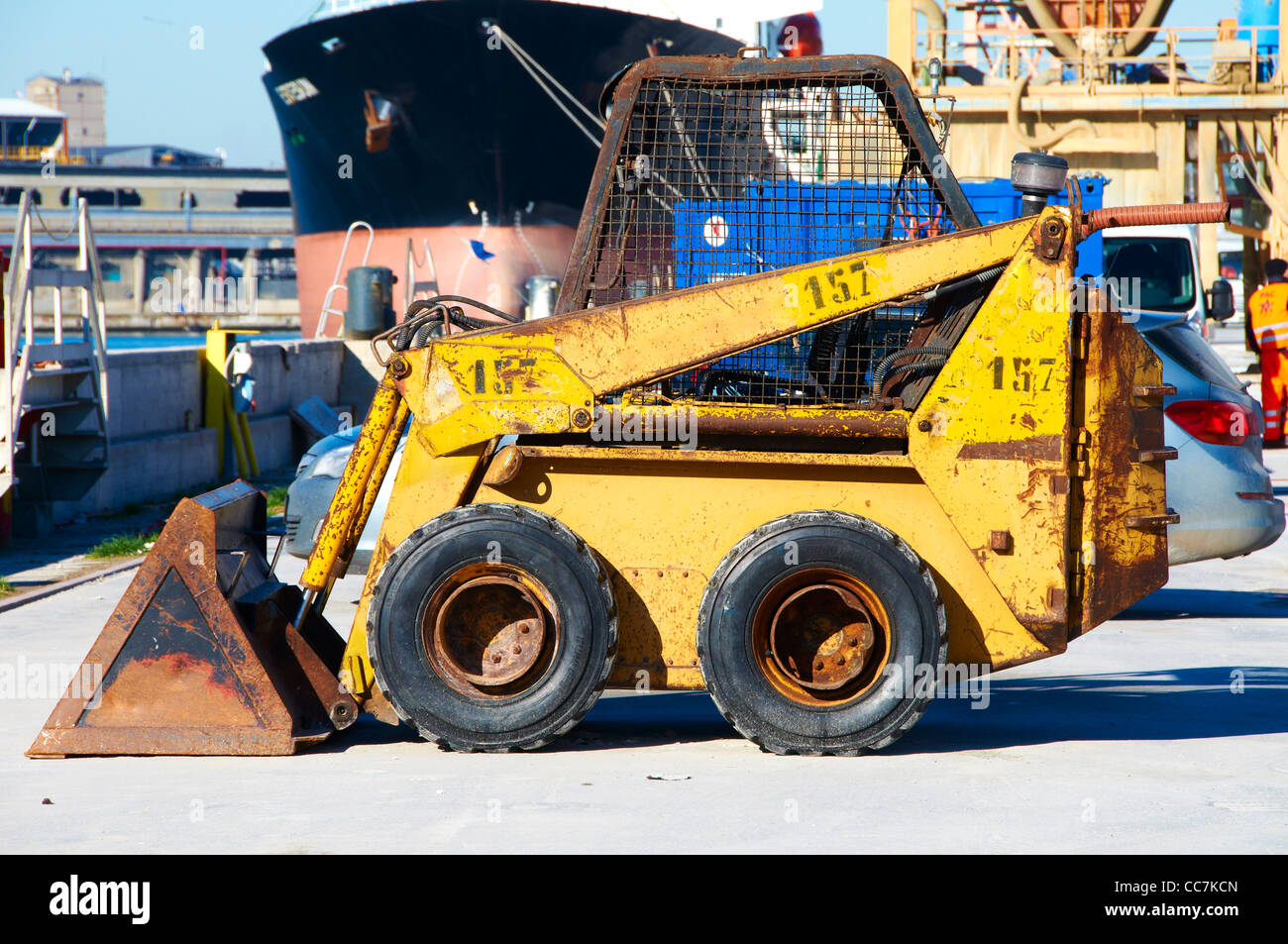 Forklift harbor hi-res stock photography and images - Alamy