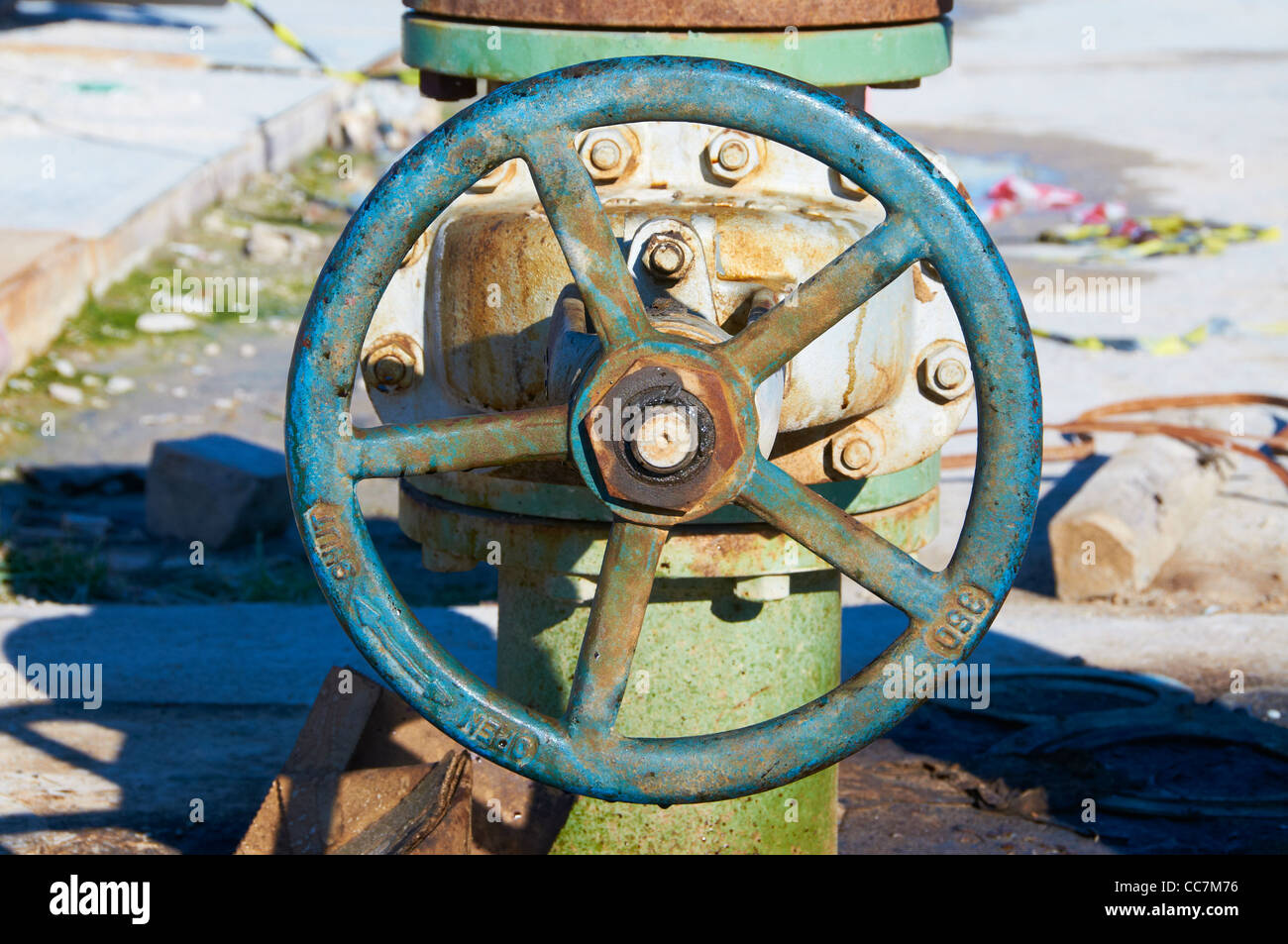 Oil valve hi-res stock photography and images - Alamy