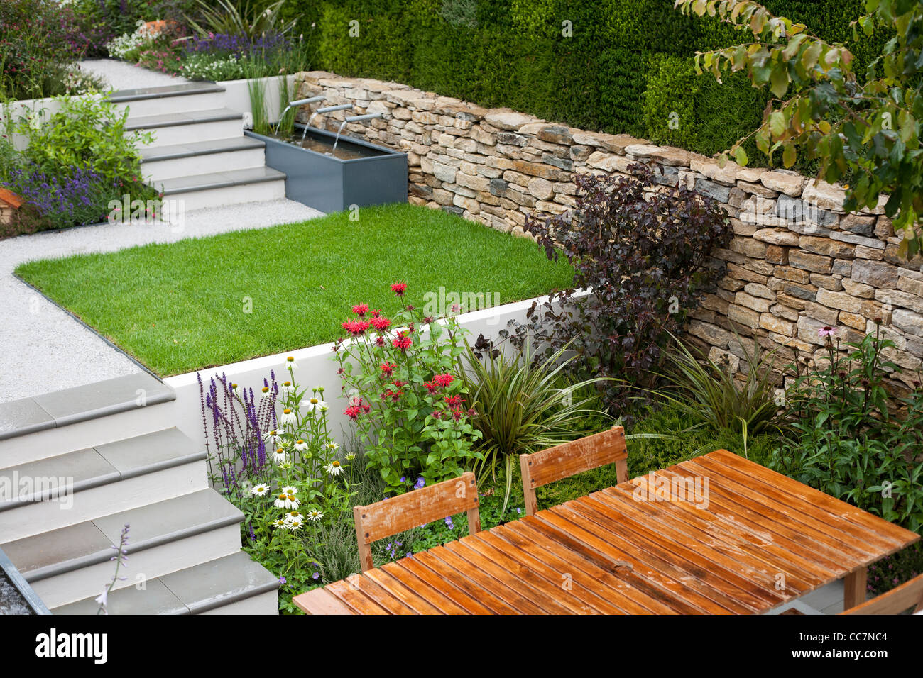 Sunken beds hi-res stock photography and images - Alamy