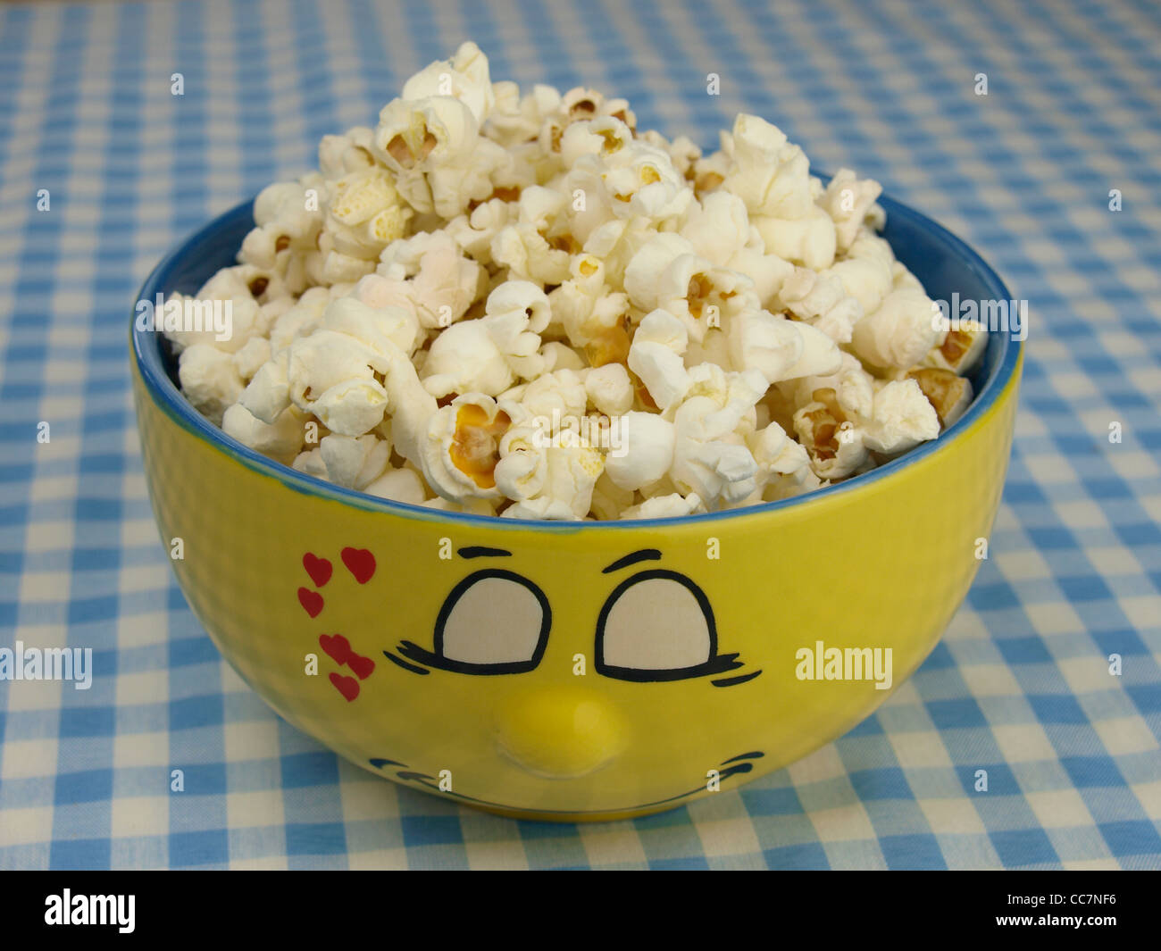 Bowl of popcorn Stock Photo - Alamy