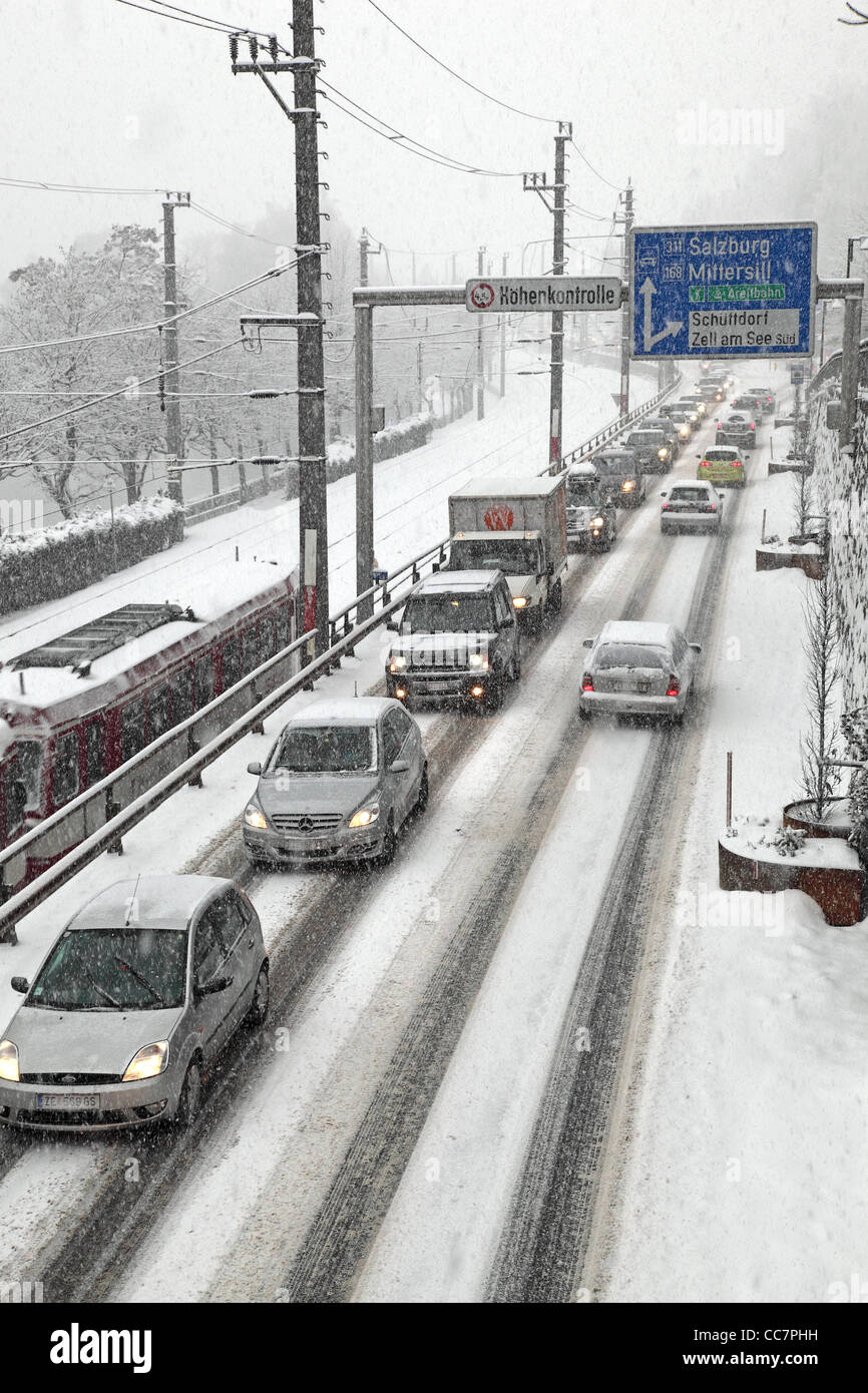 winter roads traffic jam Stock Photo - Alamy