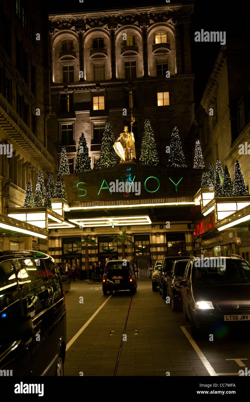 Savoy Hotel Driveway in London Stock Photo - Alamy