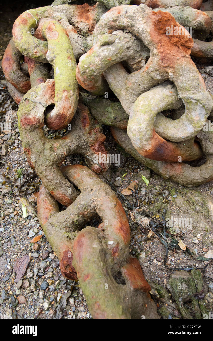 Rusty boat chains Stock Photo - Alamy