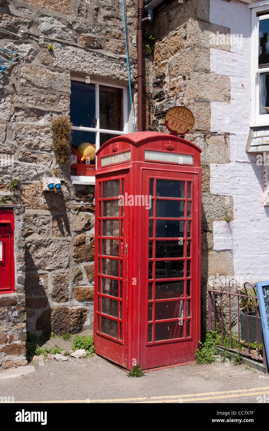 Red telephone box Stock Photo - Alamy
