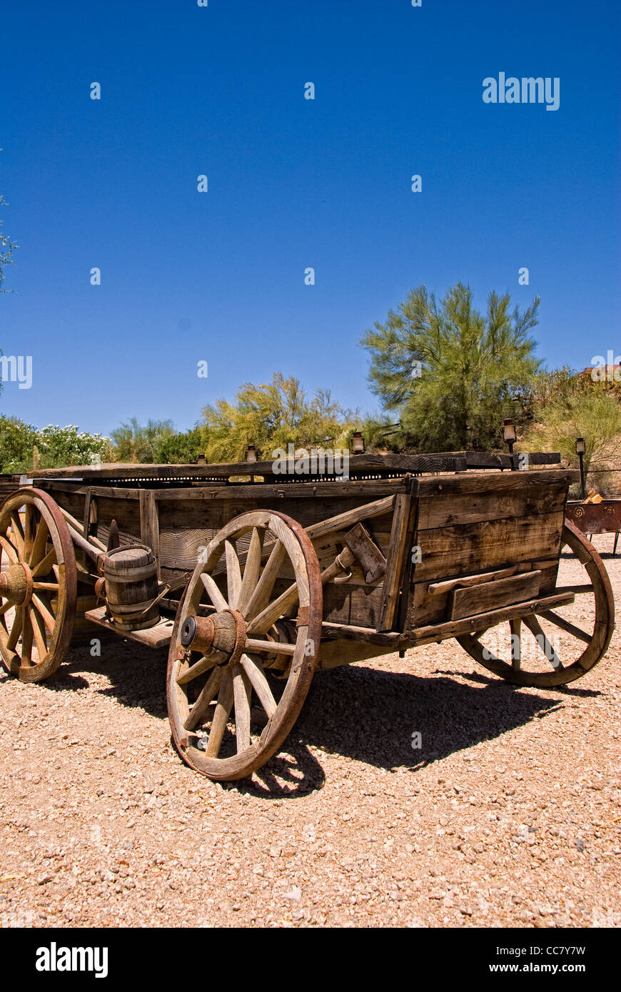 Broken old wagon and wheels at Mummy Mountain, Scottsdale, Arizona ...