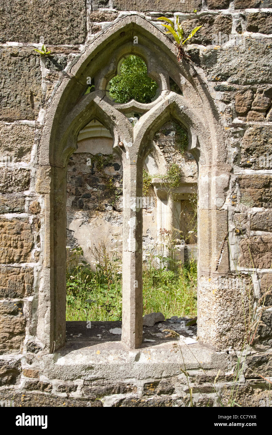 Ruined church uk hi-res stock photography and images - Alamy