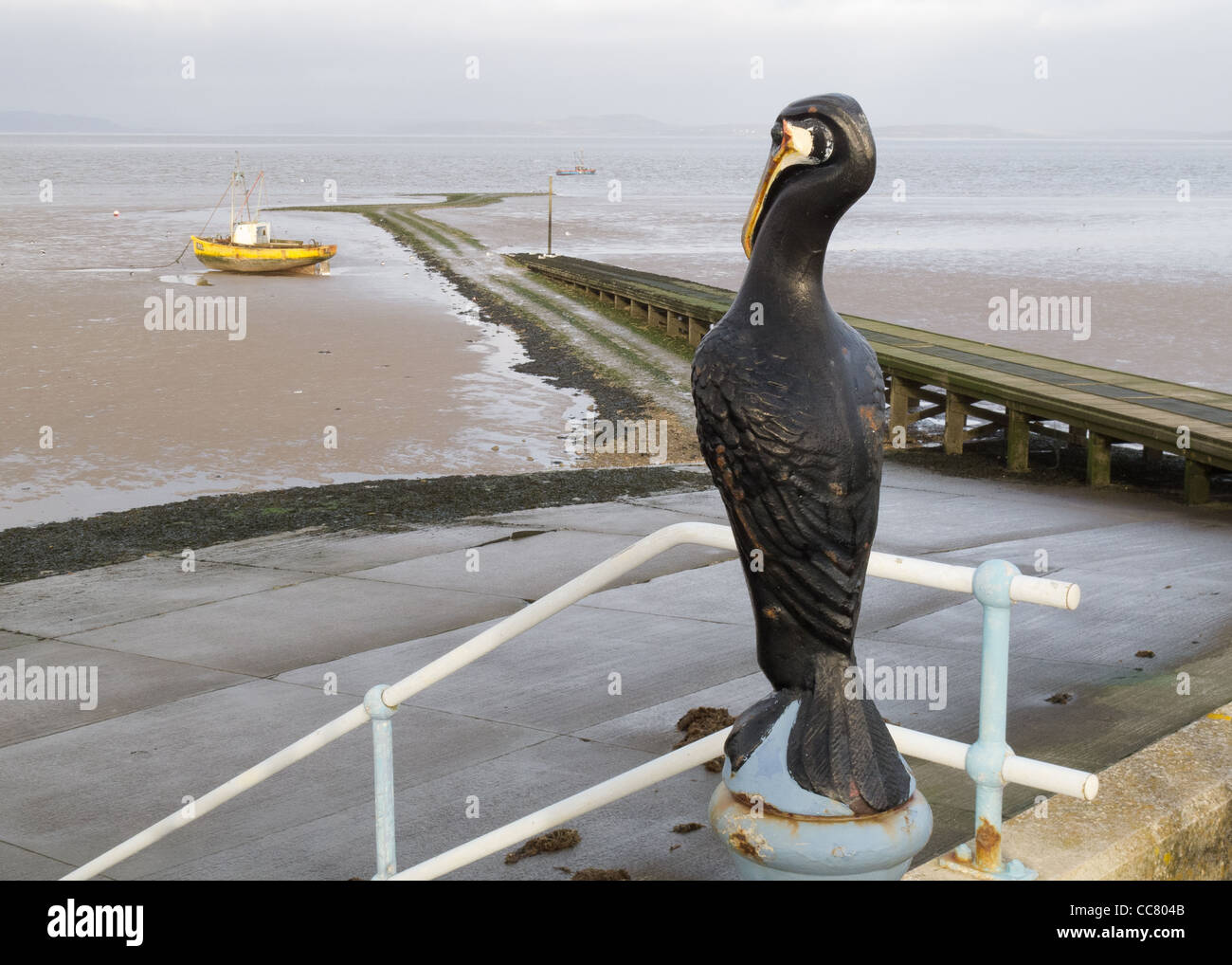 bird sculpture at Morecambe bay Lancashire Stock Photo - Alamy