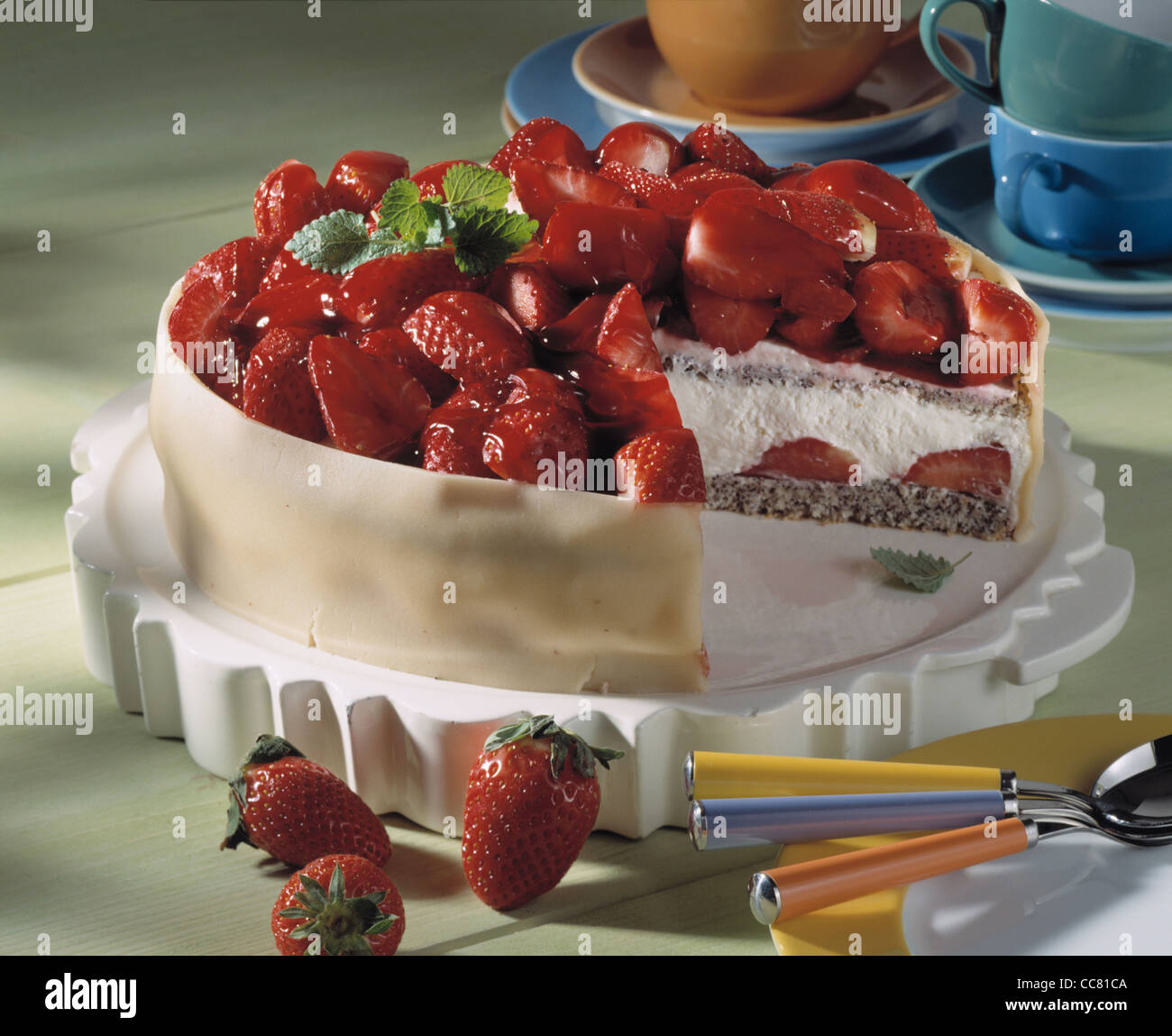 Marzipan strawberries hi-res stock photography and images - Alamy