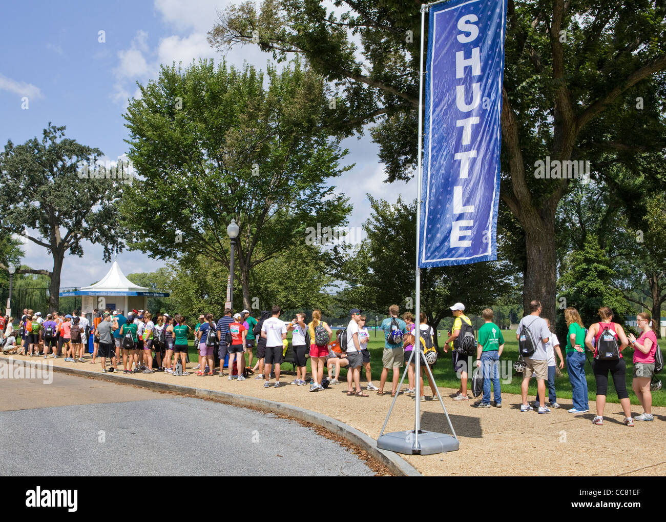 People in line for the shuttle bus Stock Photo - Alamy