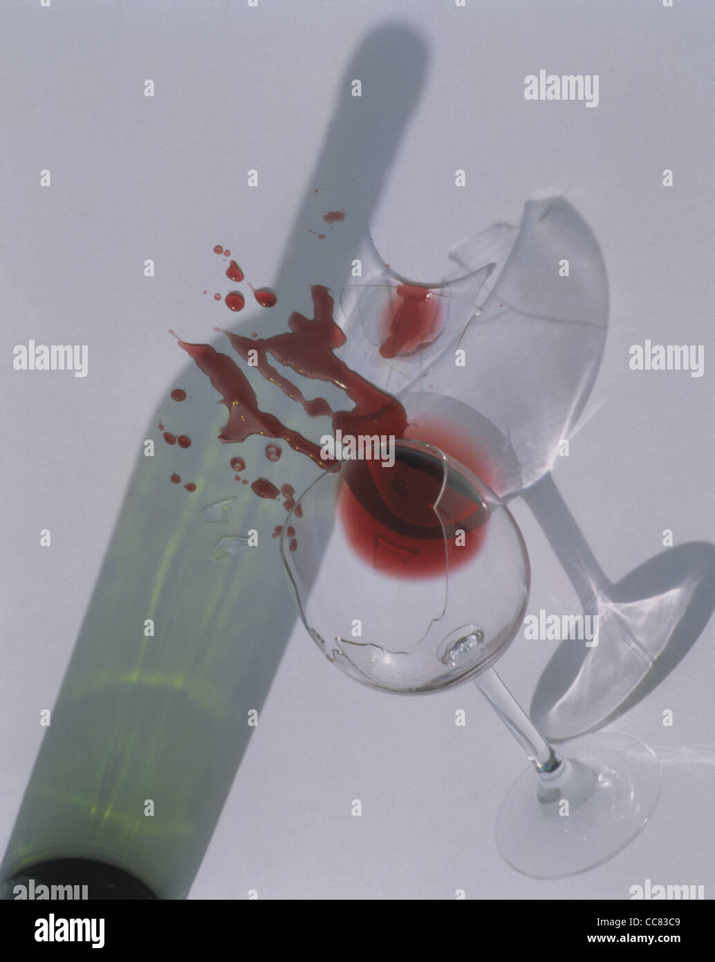 Still: broken wineglas Stock Photo - Alamy