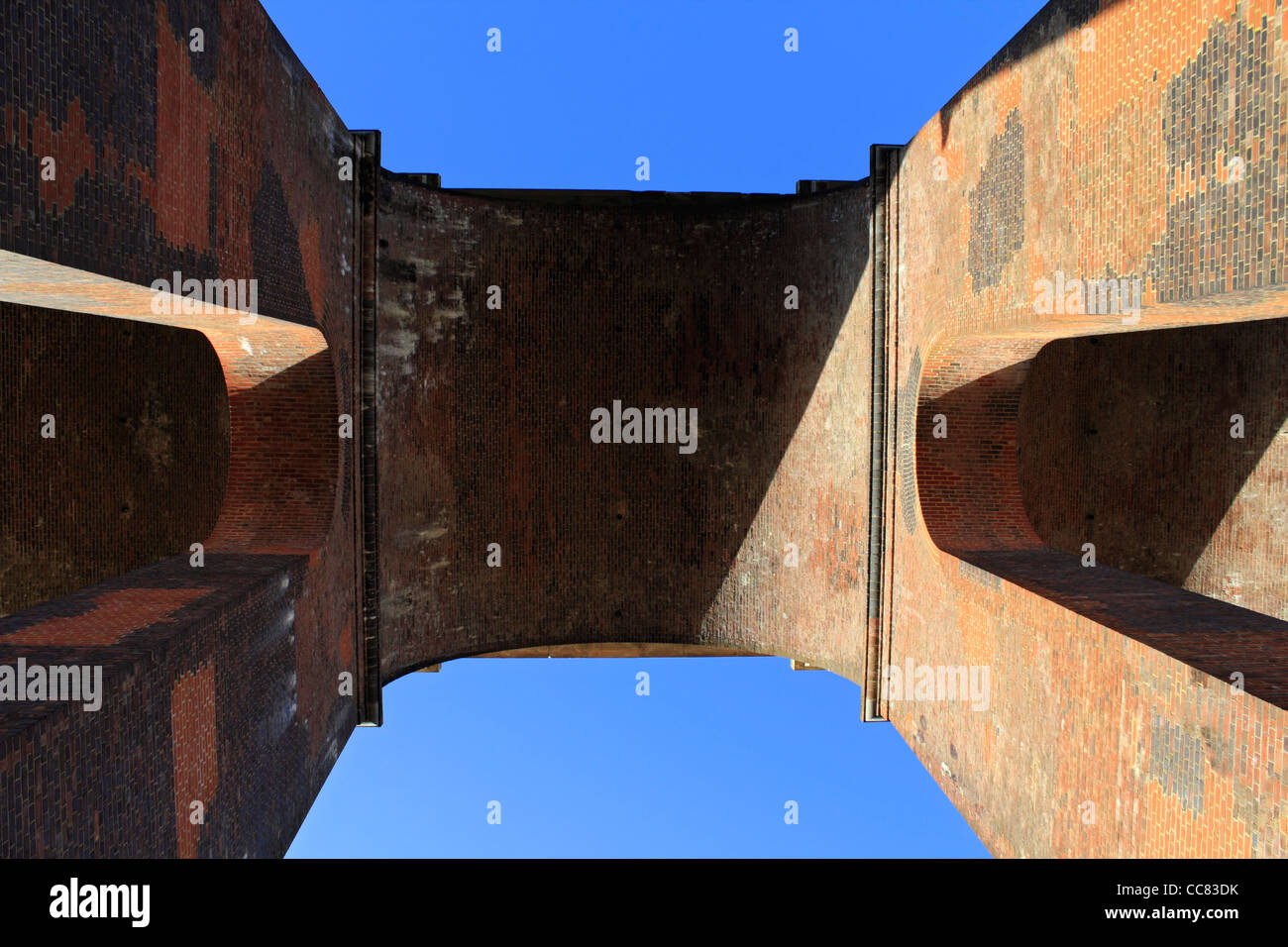 Ouse Valley Viaduct (Balcombe Viaduct) over the River Ouse on the ...