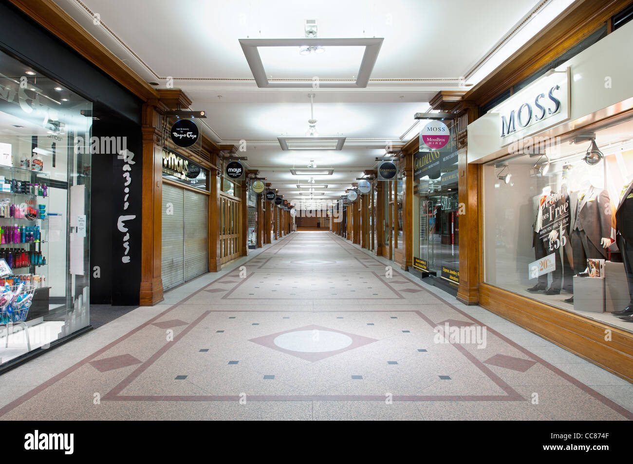 Shopping arcade hi-res stock photography and images - Alamy