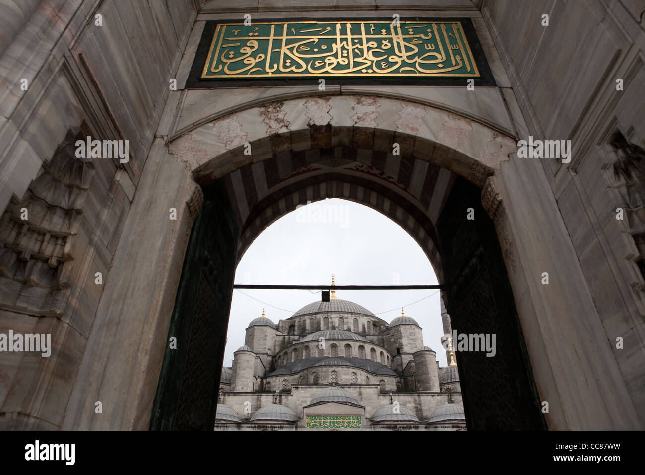 Blue mosque istanbul calligraphy hi-res stock photography and images ...