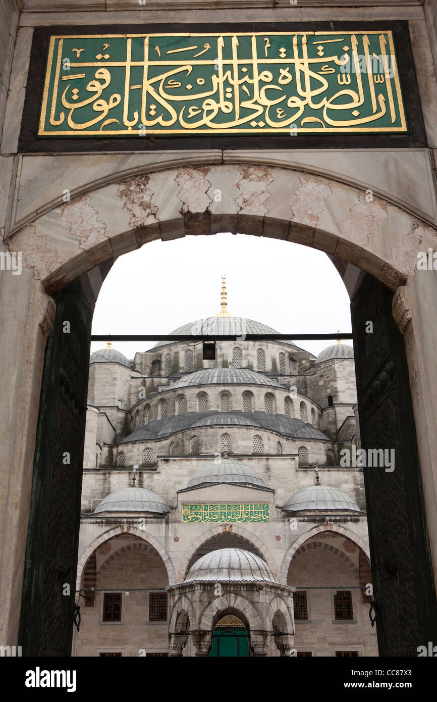 Blue mosque istanbul calligraphy hi-res stock photography and images ...