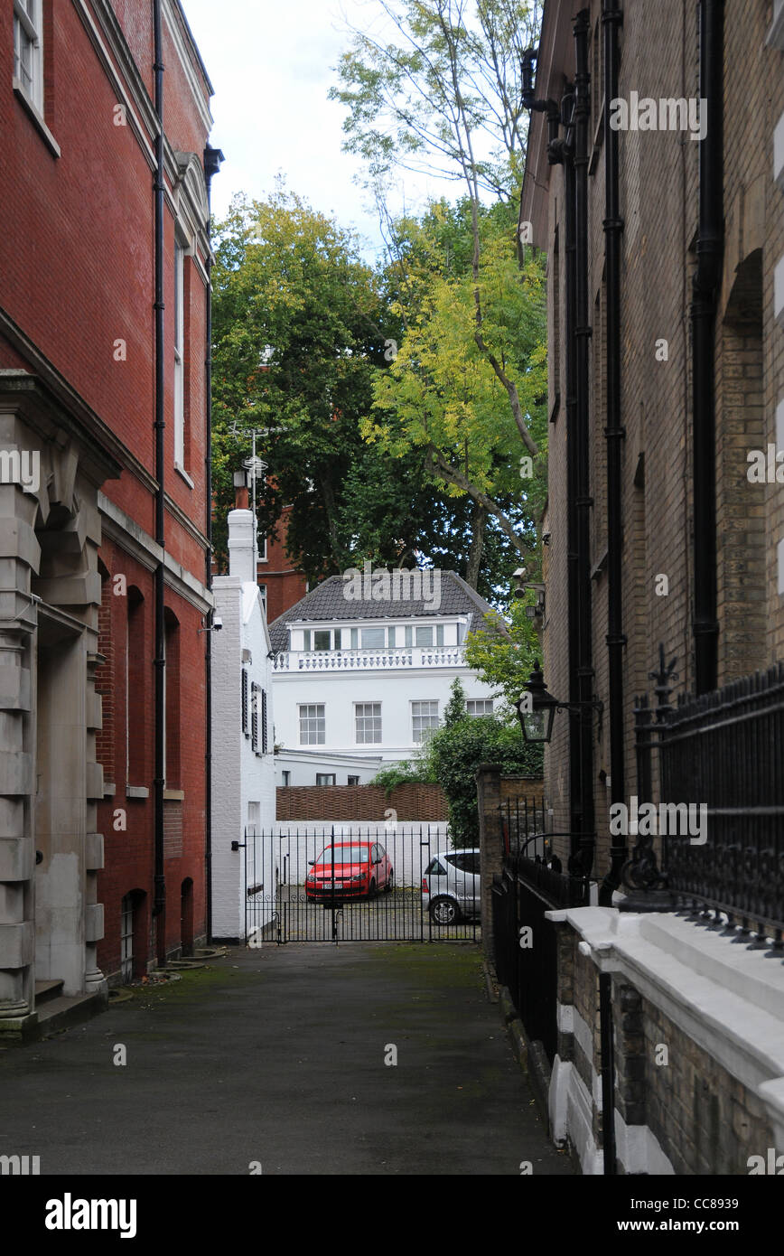 Victorian alleyway london hi-res stock photography and images - Alamy