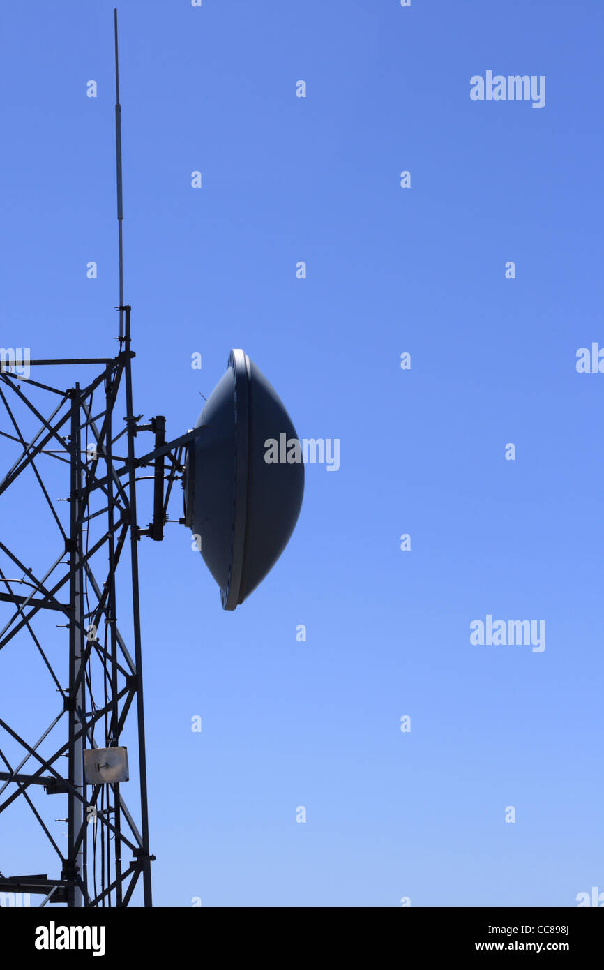Microwave antenna tower hi-res stock photography and images - Alamy