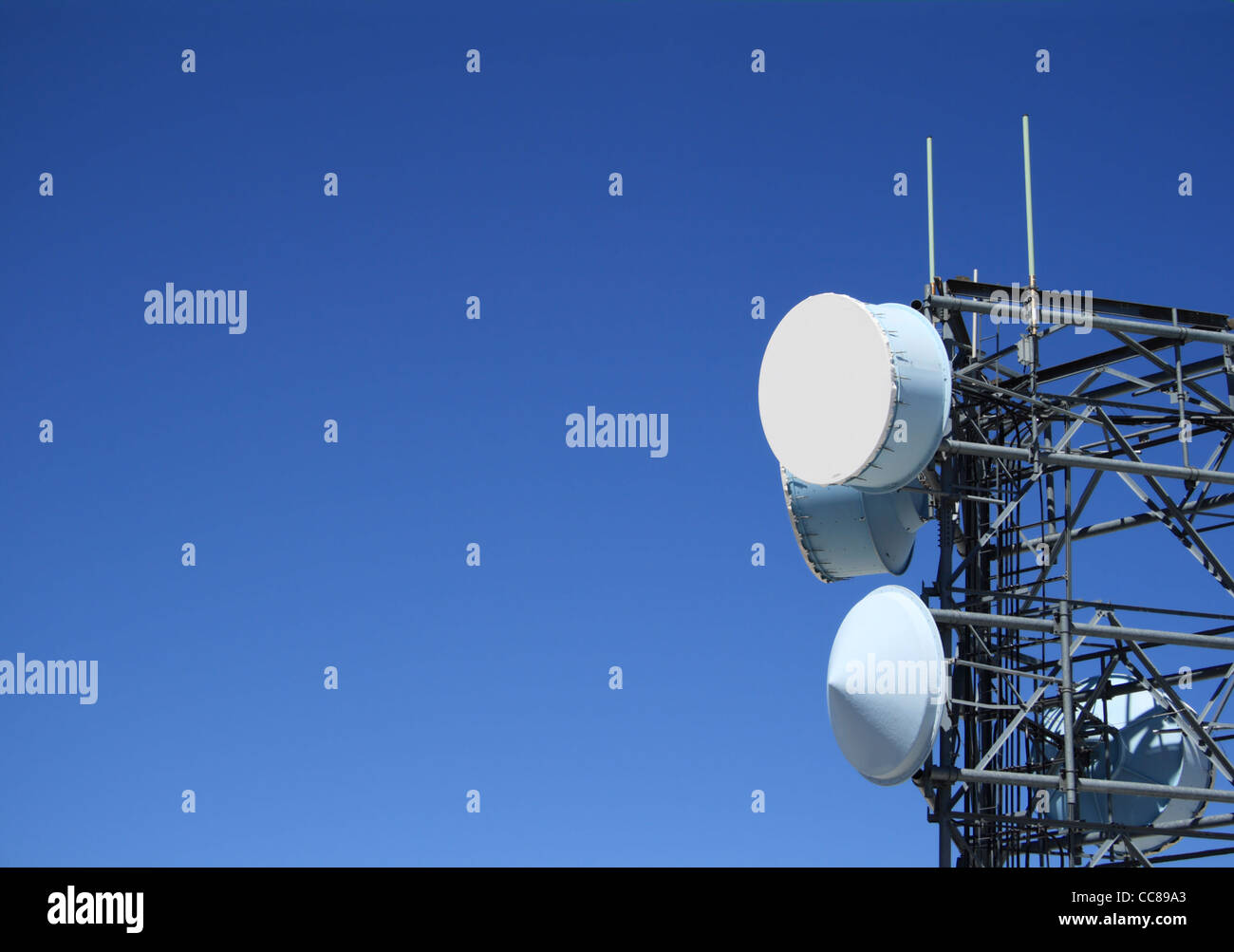 Microwave antenna hi-res stock photography and images - Alamy