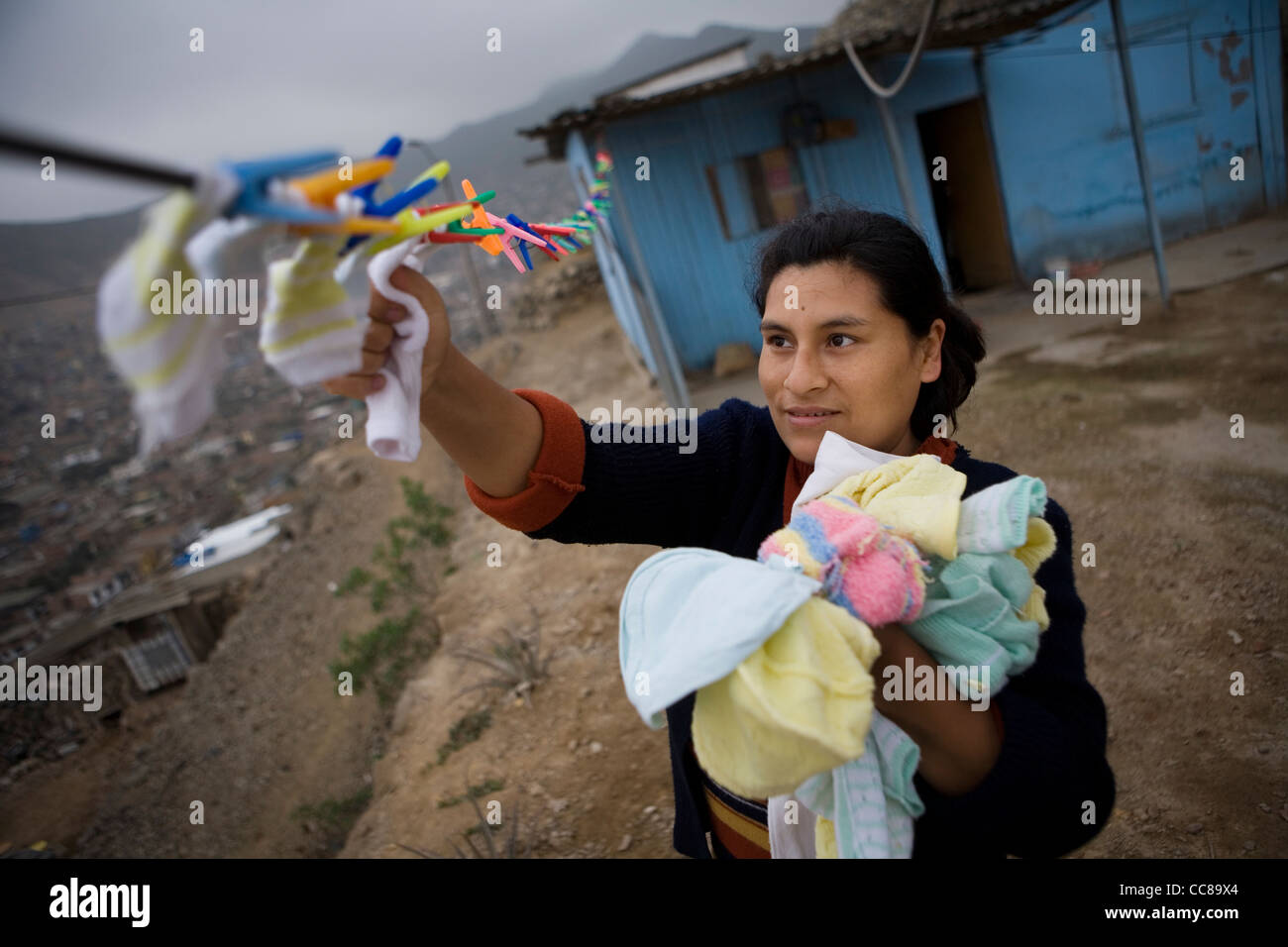 Peru slum peru poverty hi-res stock photography and images - Alamy