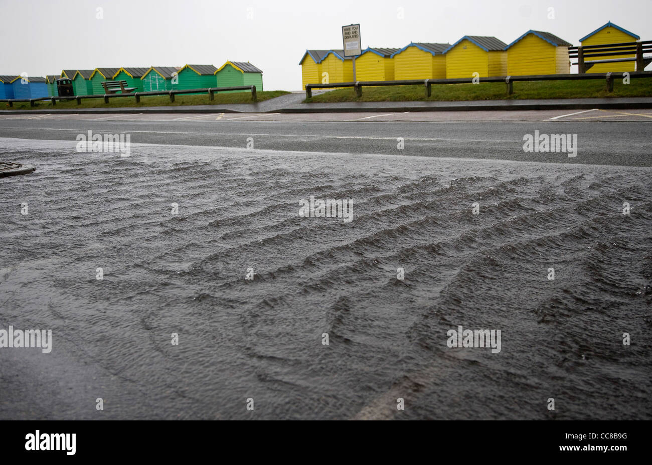 Uk wind rain coast hi-res stock photography and images - Alamy
