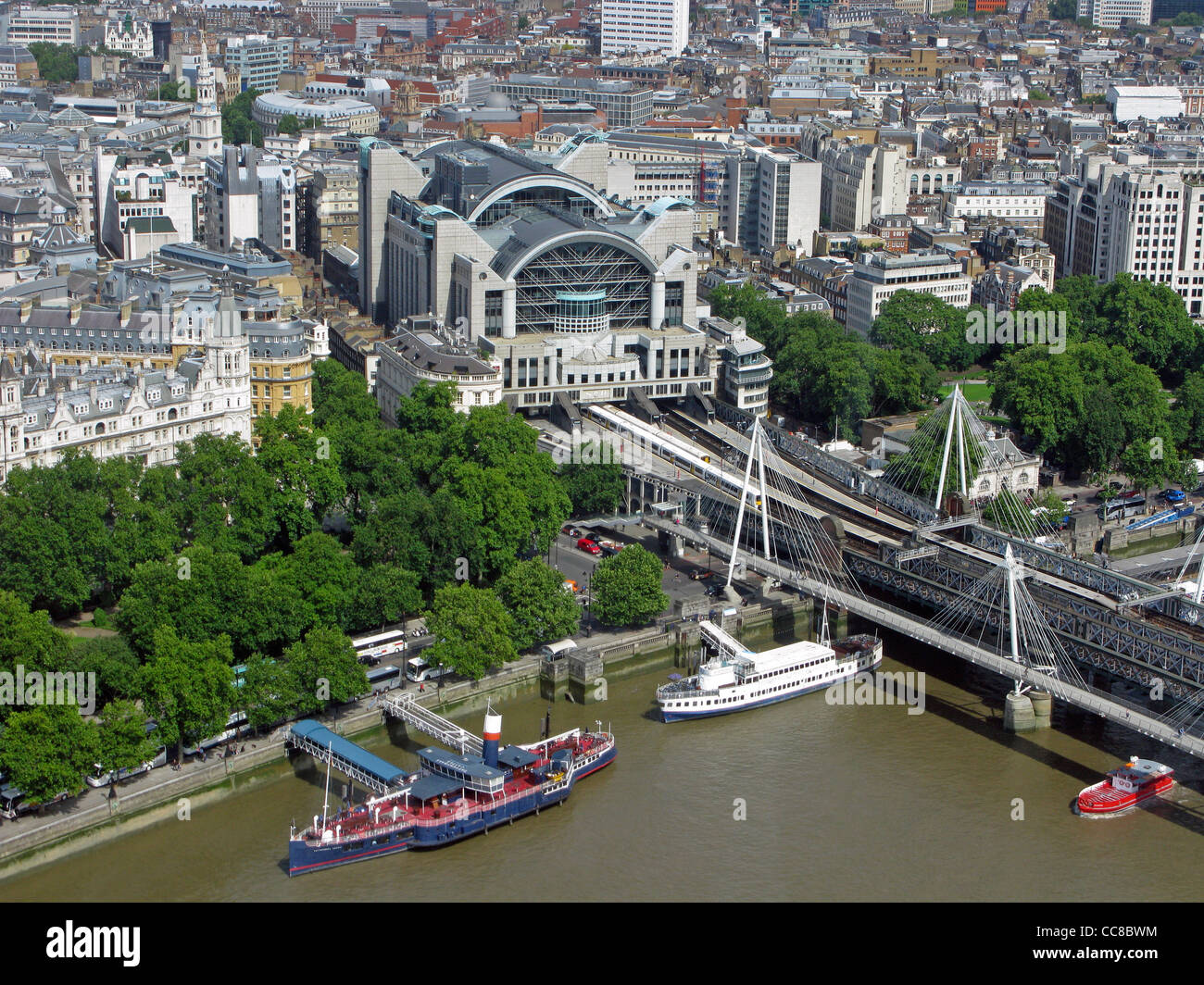 Charing cross bridge london hi-res stock photography and images - Alamy
