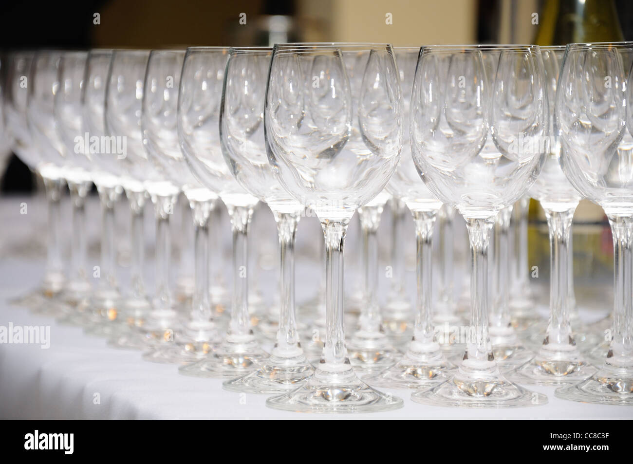Empty glasses hi-res stock photography and images - Alamy